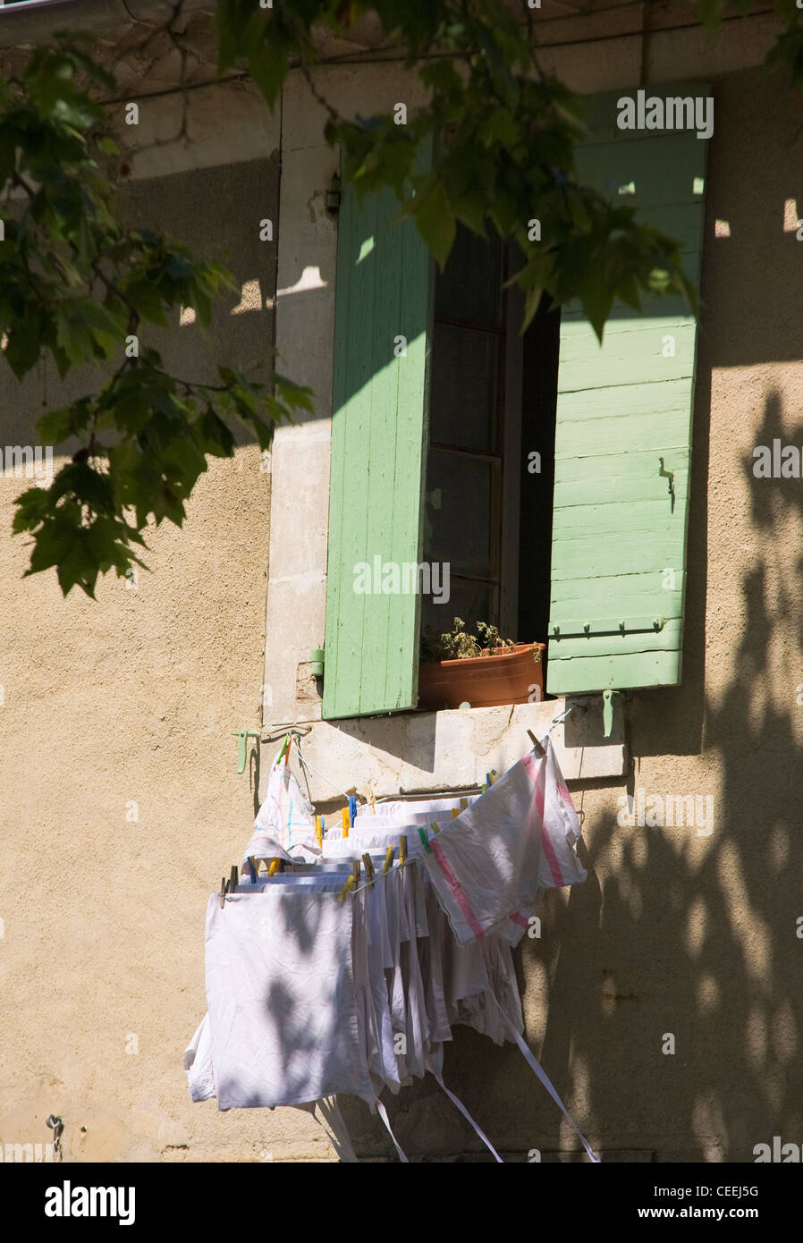 Viens luberon viens provence france hi-res stock photography and images ...