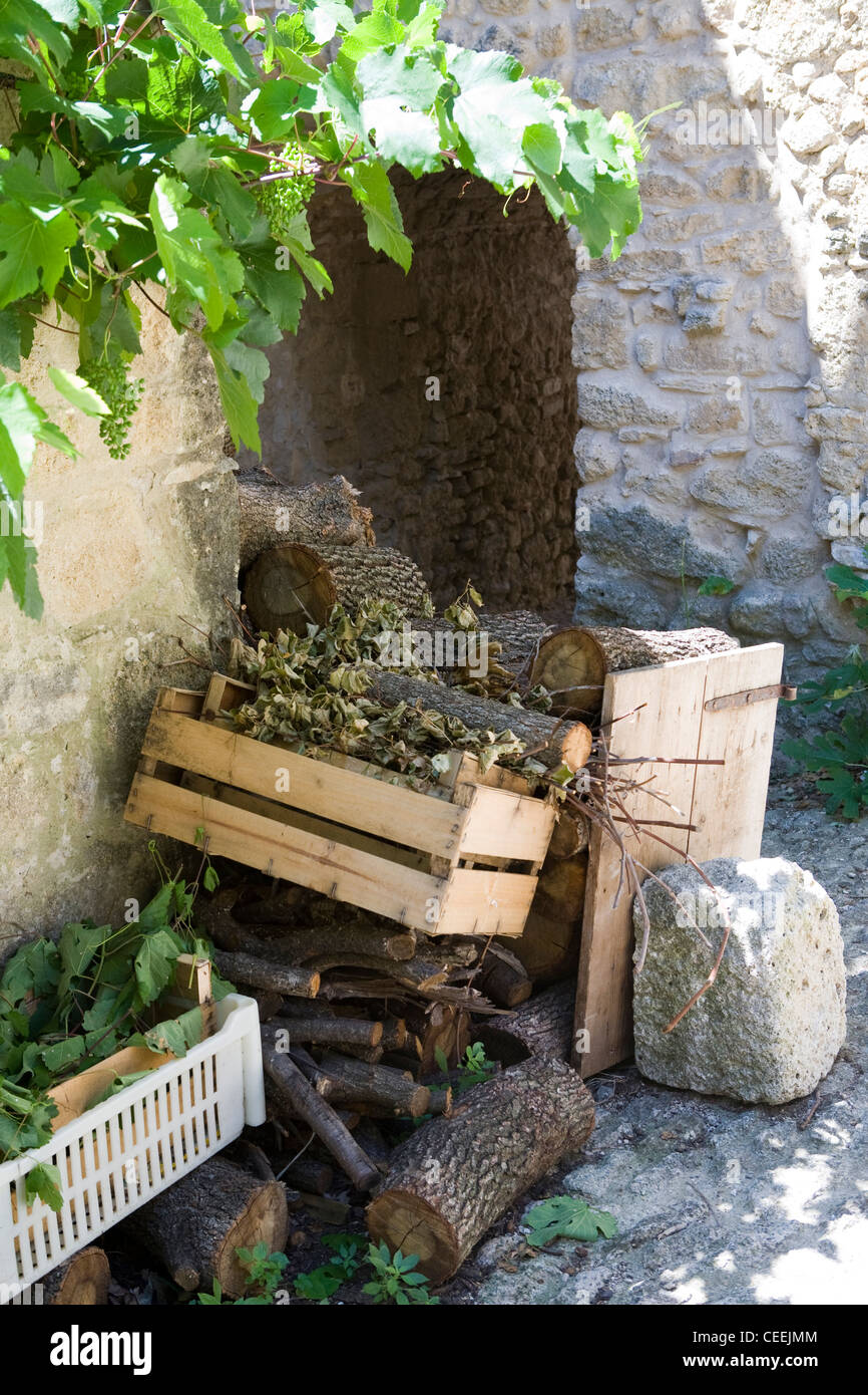 Parc naturel regional du luberon hi-res stock photography and images ...