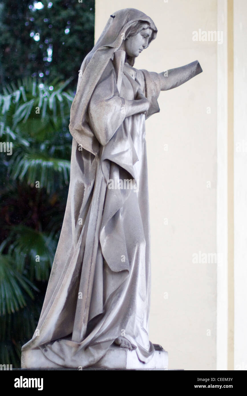 Hands buried in hi-res stock photography and images - Alamy