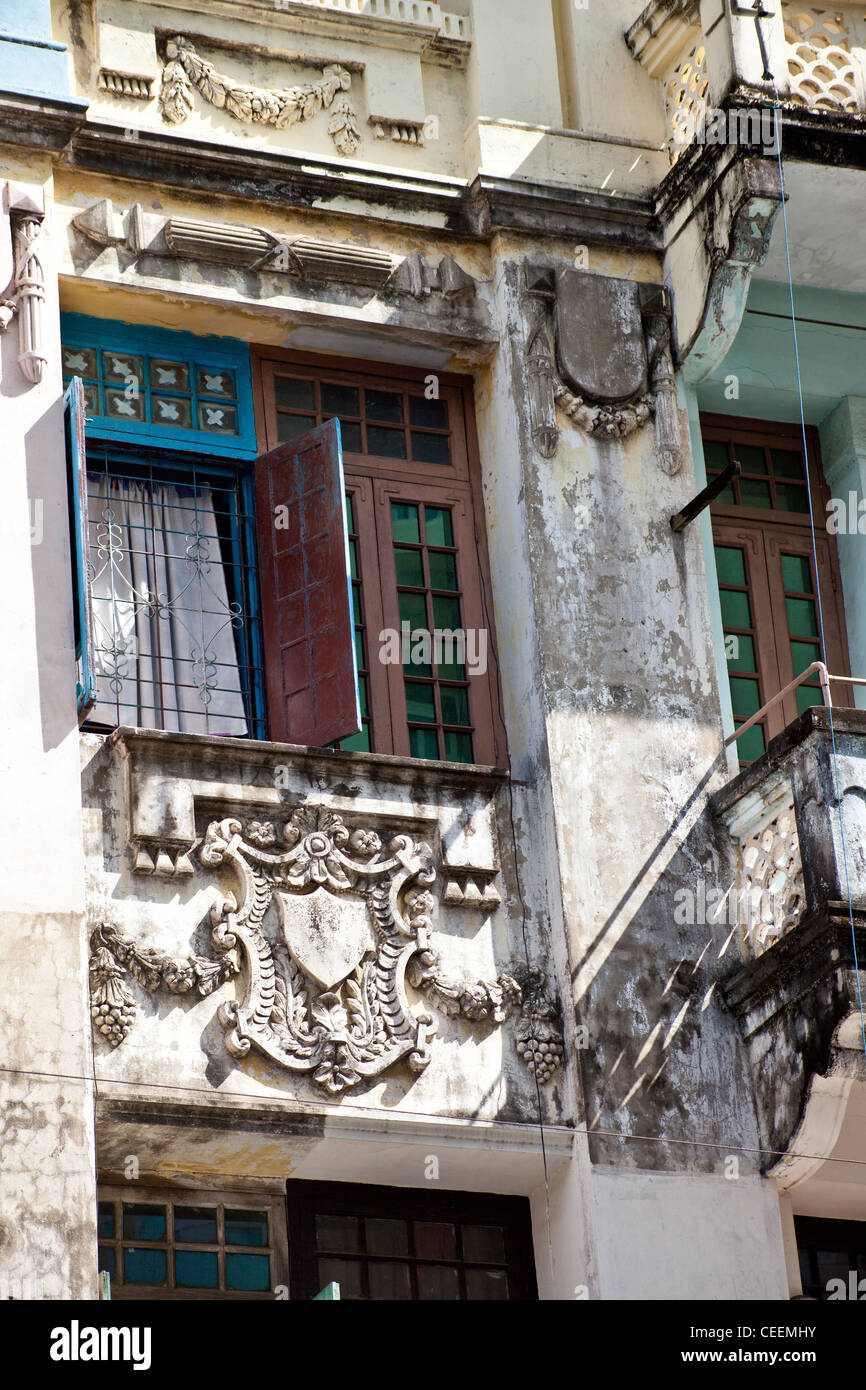 Rundown rangoon colonial buildings hi-res stock photography and images ...