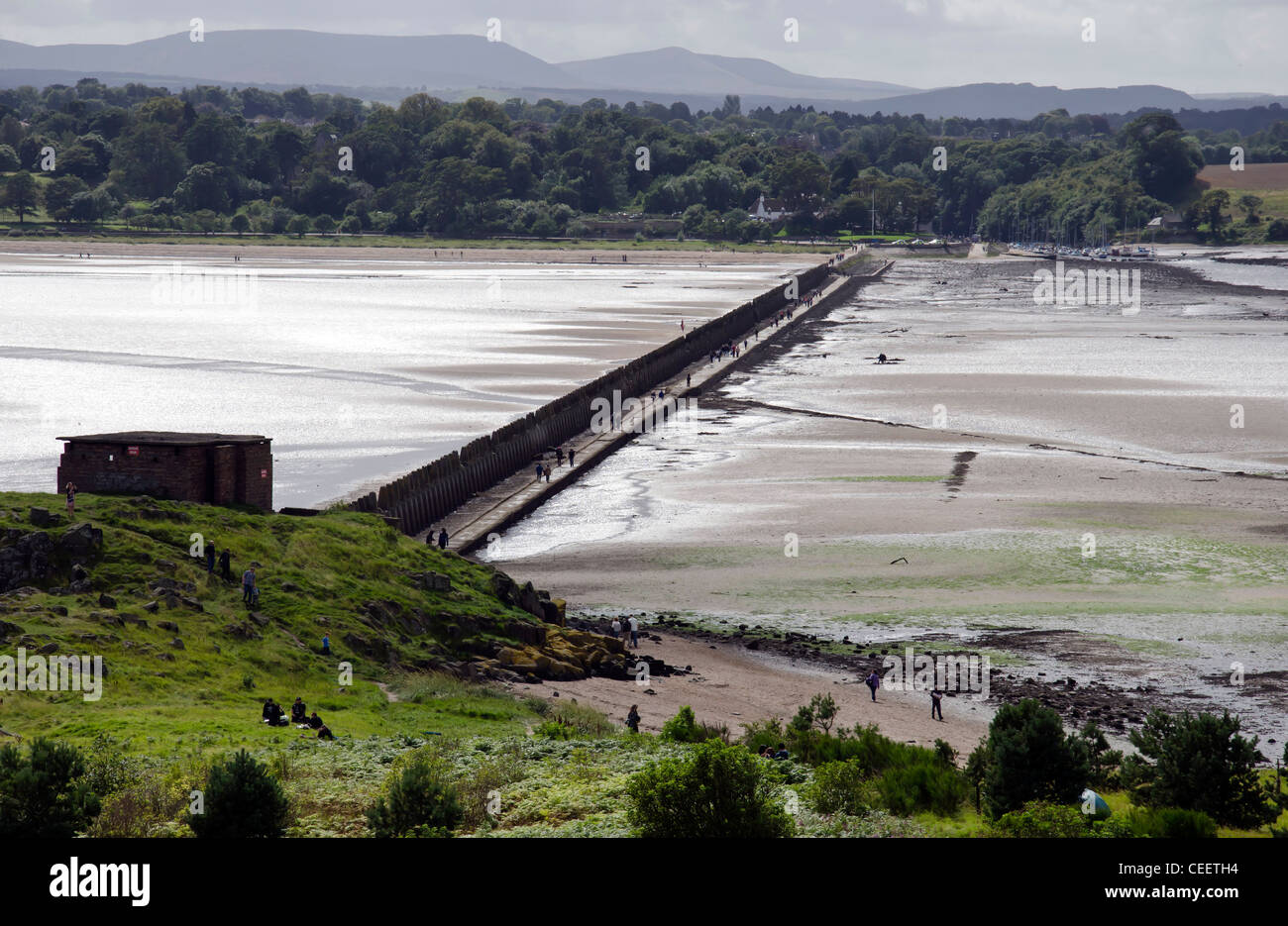 The causeway to Cramond Island, Edinburgh, Scotland Stock Photo - Alamy