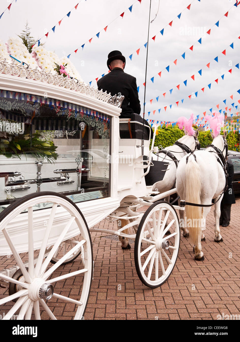 Sikh funeral coffin in gurdwara hi-res stock photography and images - Alamy