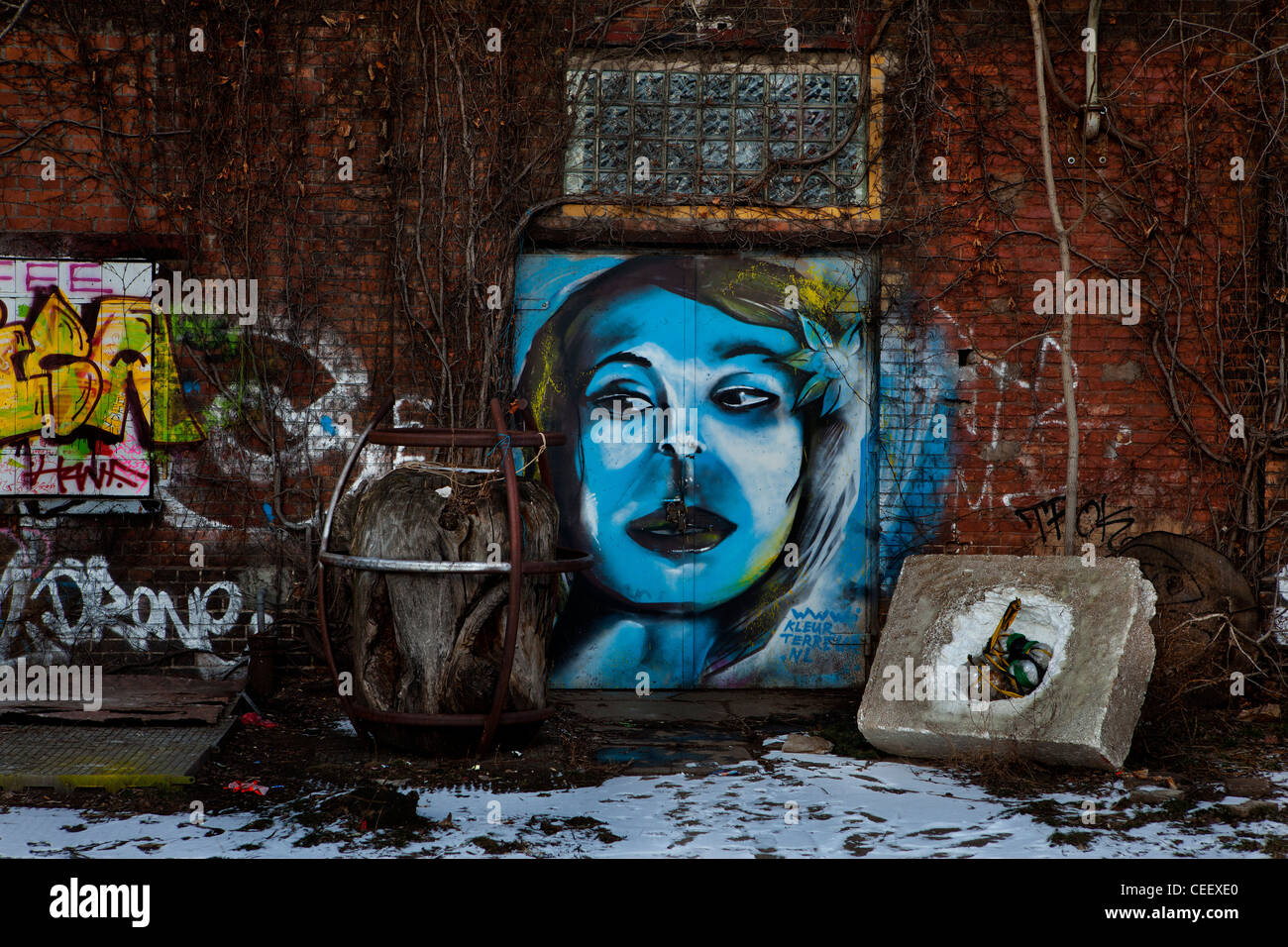 Graffiti in the night club area, Revaler Strasse, Friedrichshain ...
