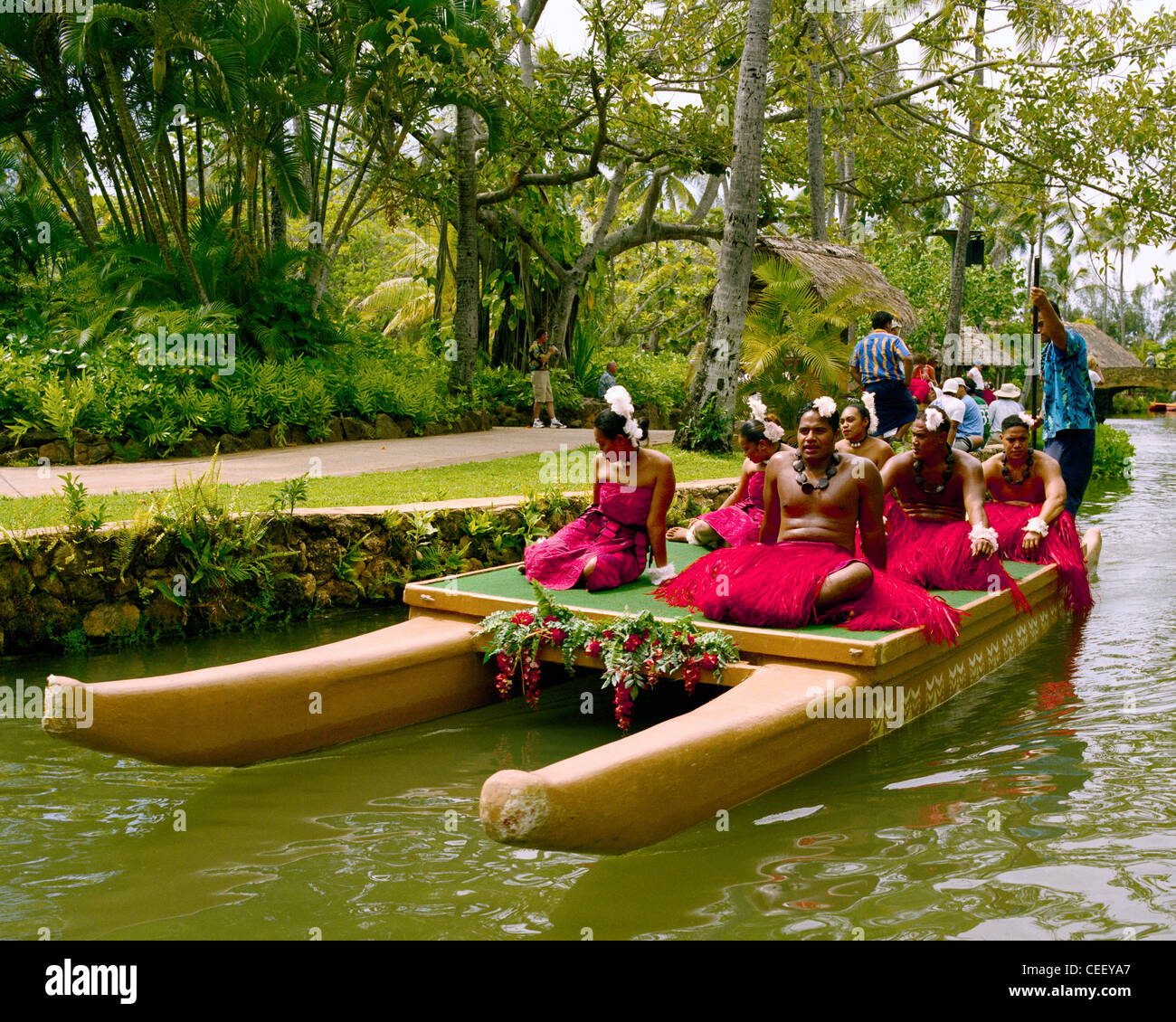 Double hulled canoe hi-res stock photography and images - Alamy