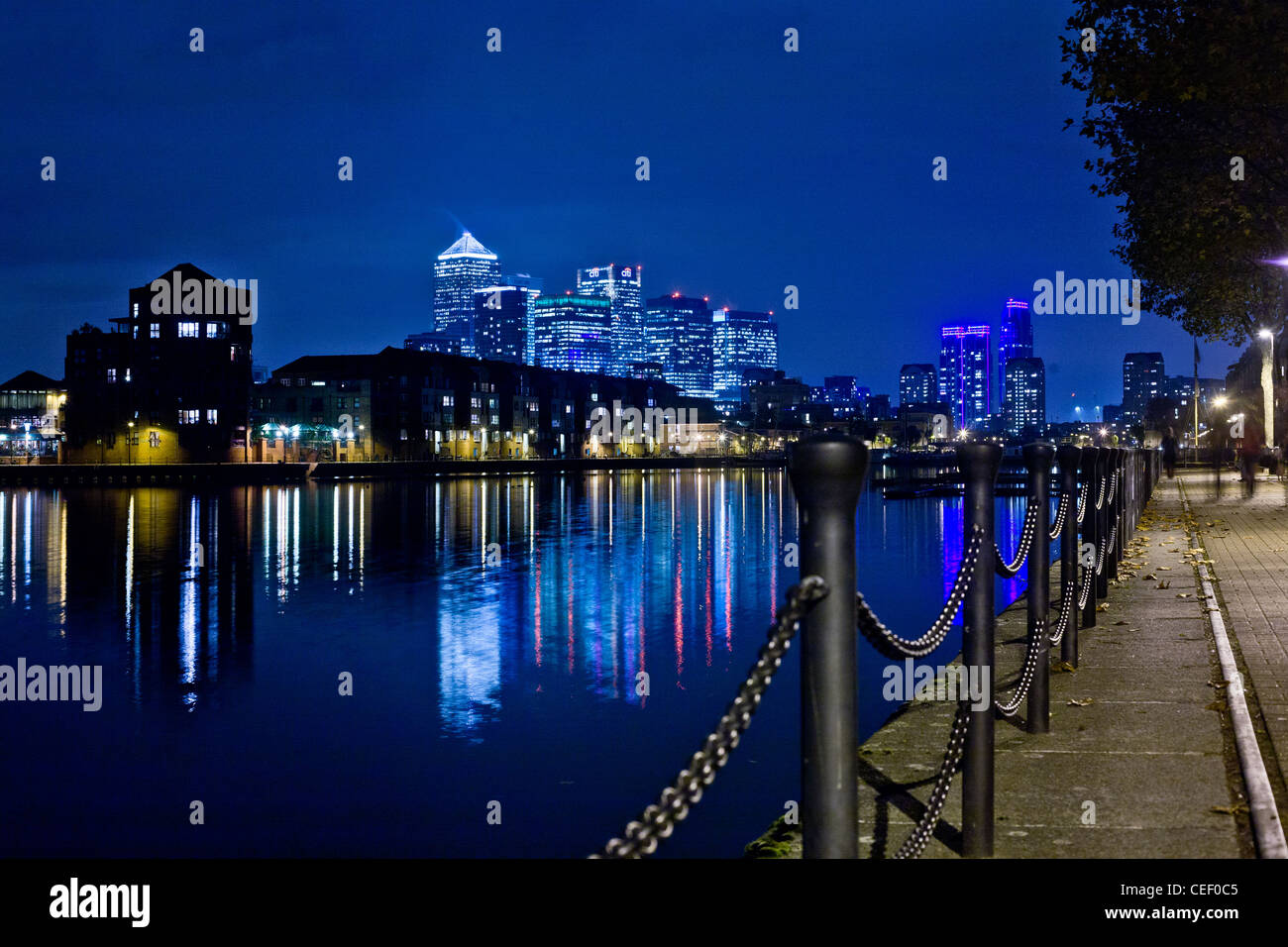 Surrey quays hi-res stock photography and images - Alamy