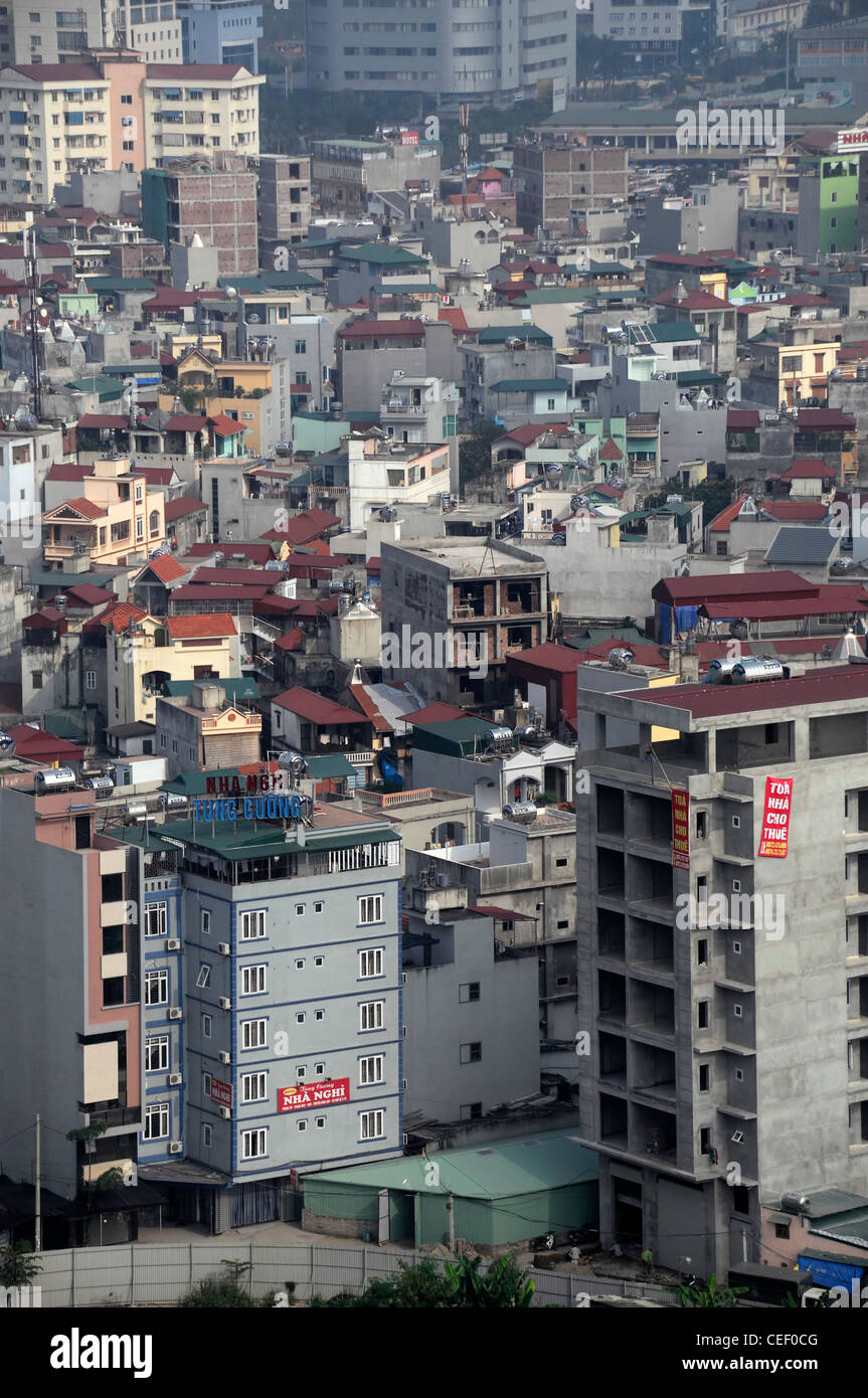 Crowded housing hi-res stock photography and images - Alamy