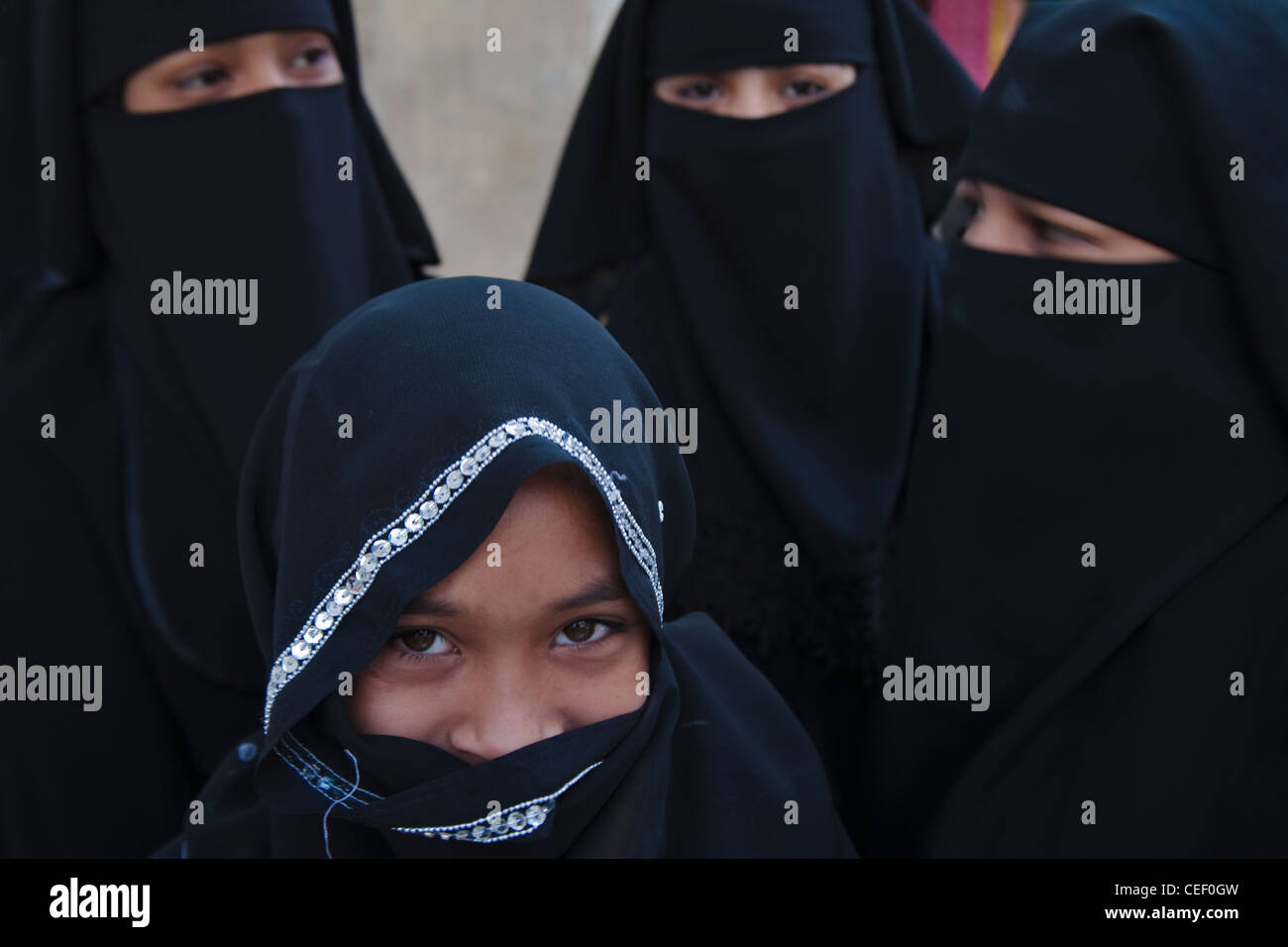 Face covered except eyes hi-res stock photography and images - Alamy