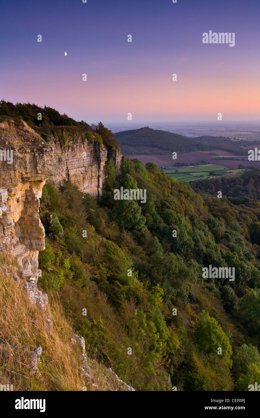 View towards Hood Hill and The Vale Of York from Sutton Bank. Sutton ...