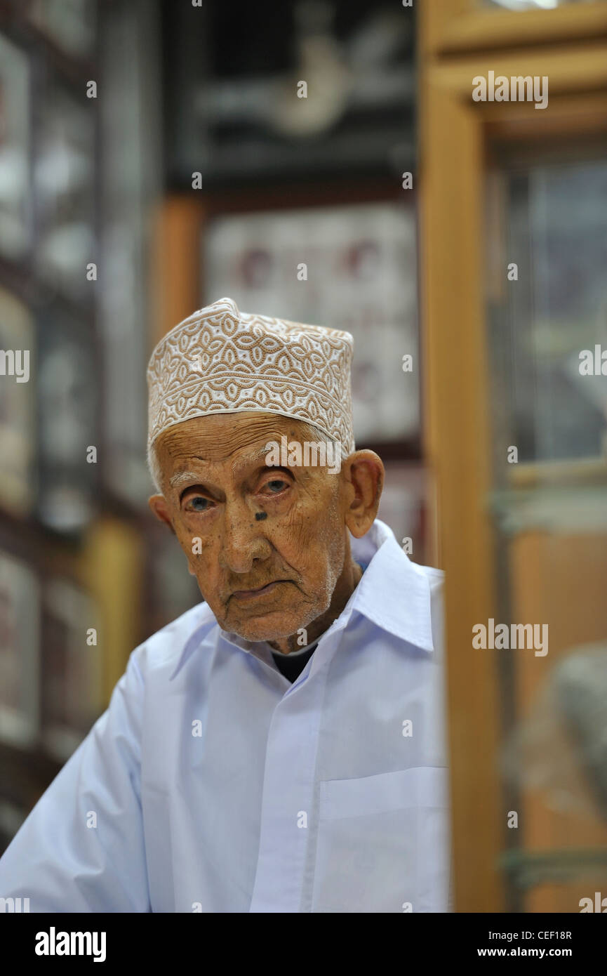 Omani trader in muttrah souk hi-res stock photography and images - Alamy