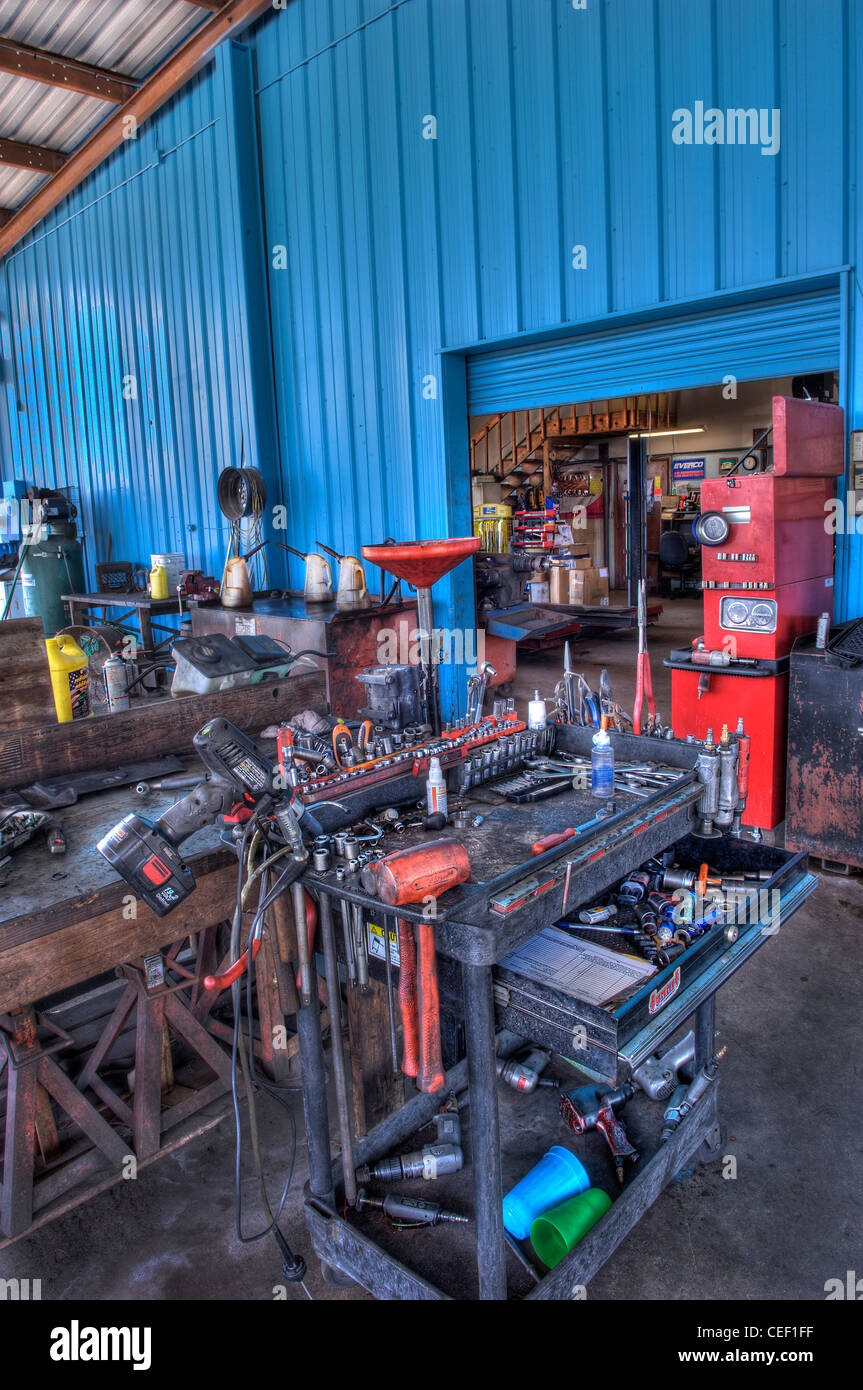 Auto Mechanics Garage 1 Stock Photo - Alamy