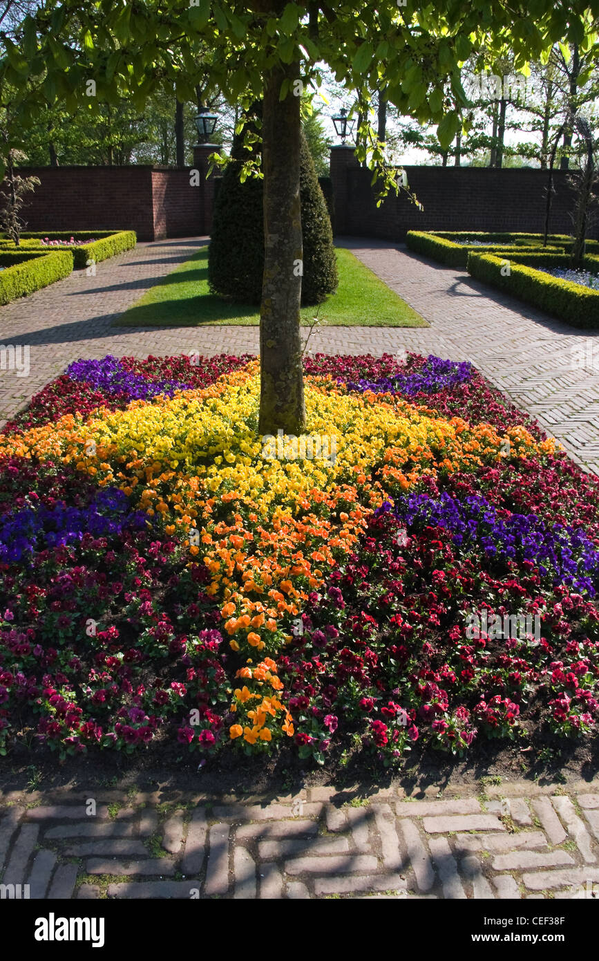 Formal hedges hi-res stock photography and images - Alamy