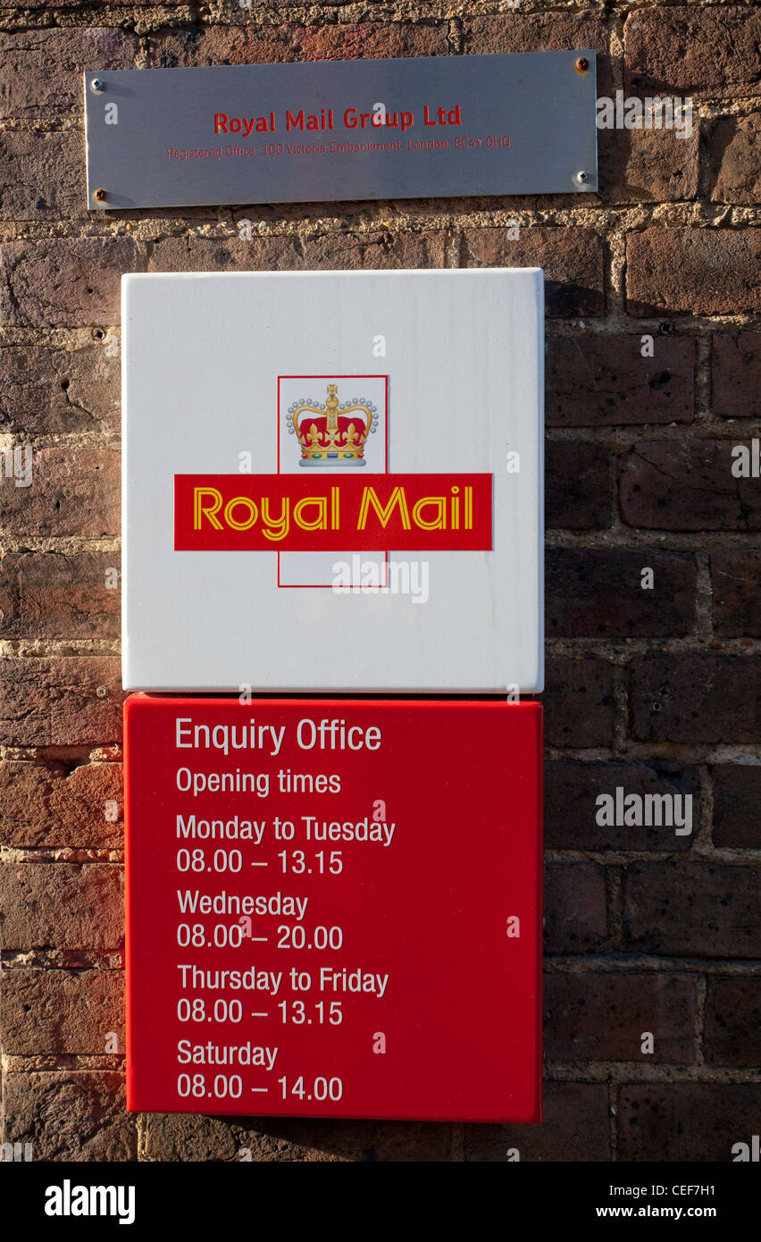 Opening time hi-res stock photography and images - Alamy