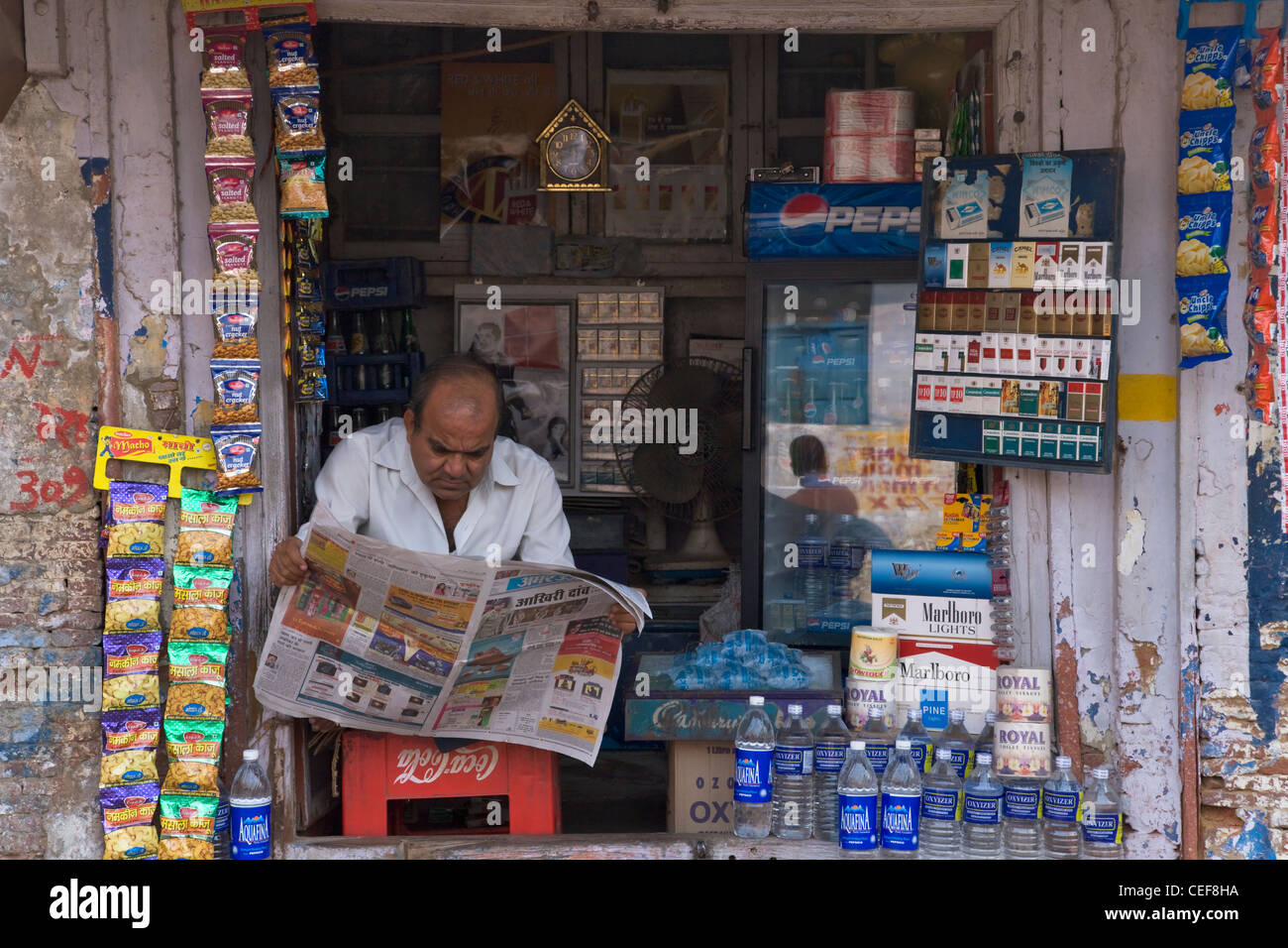 A small shop, Agra, India Stock Photo - Alamy