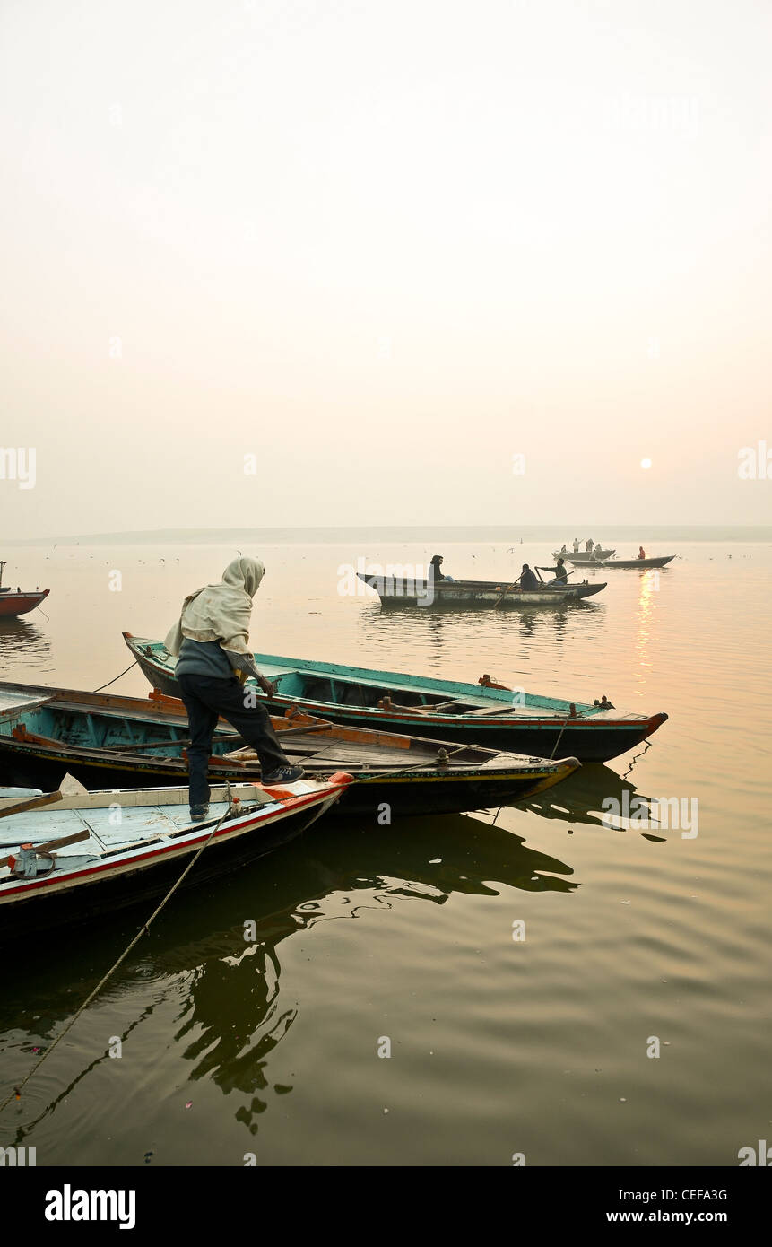 Boat ghat hi-res stock photography and images - Alamy
