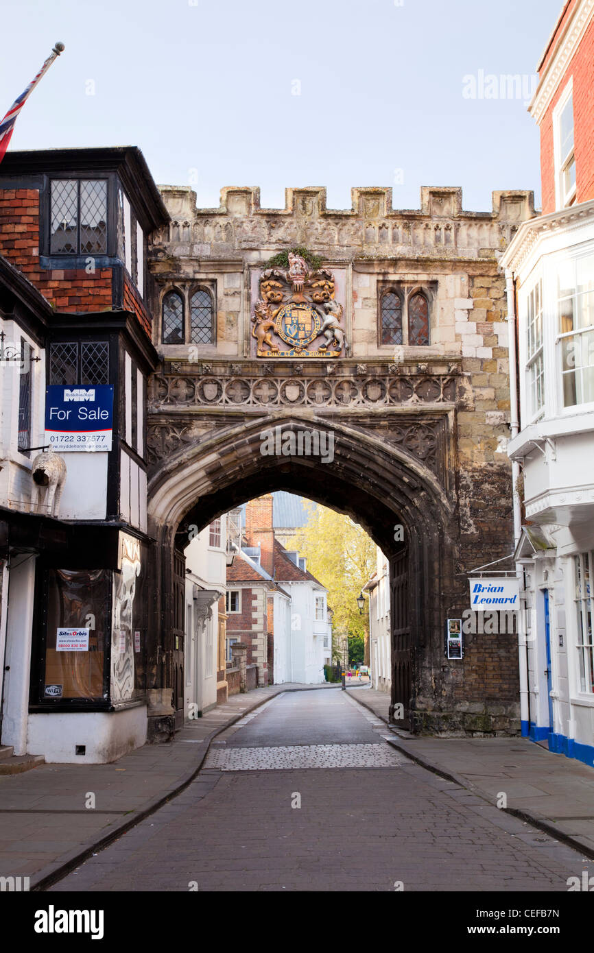 The North Gate to the Cathedral Close, Salisbury, Wiltshire Stock Photo ...