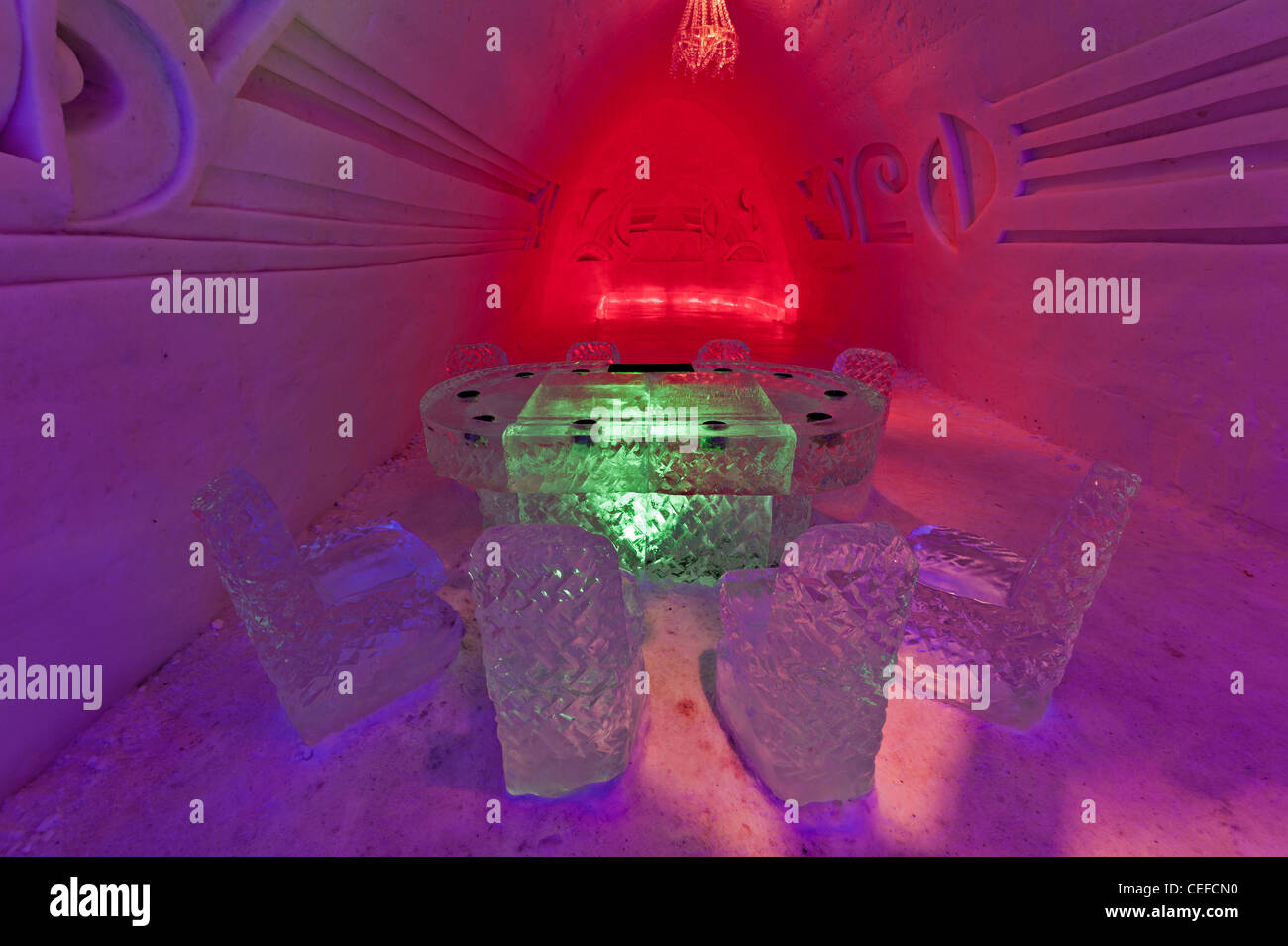 Sculpture of an ice table with chairs Stock Photo - Alamy