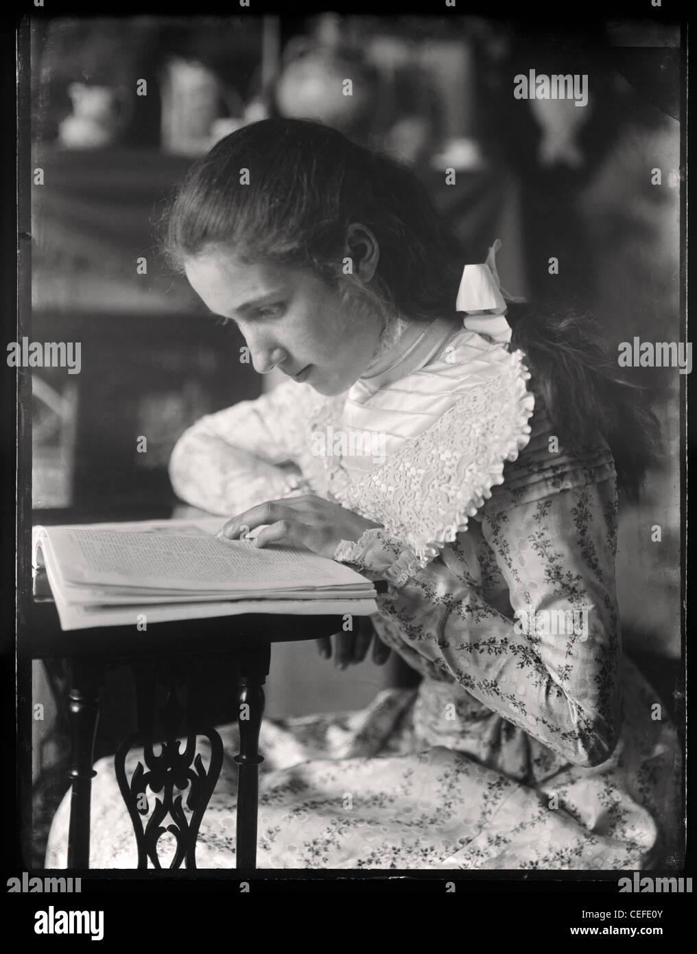 Girl Reading Photography Vintage