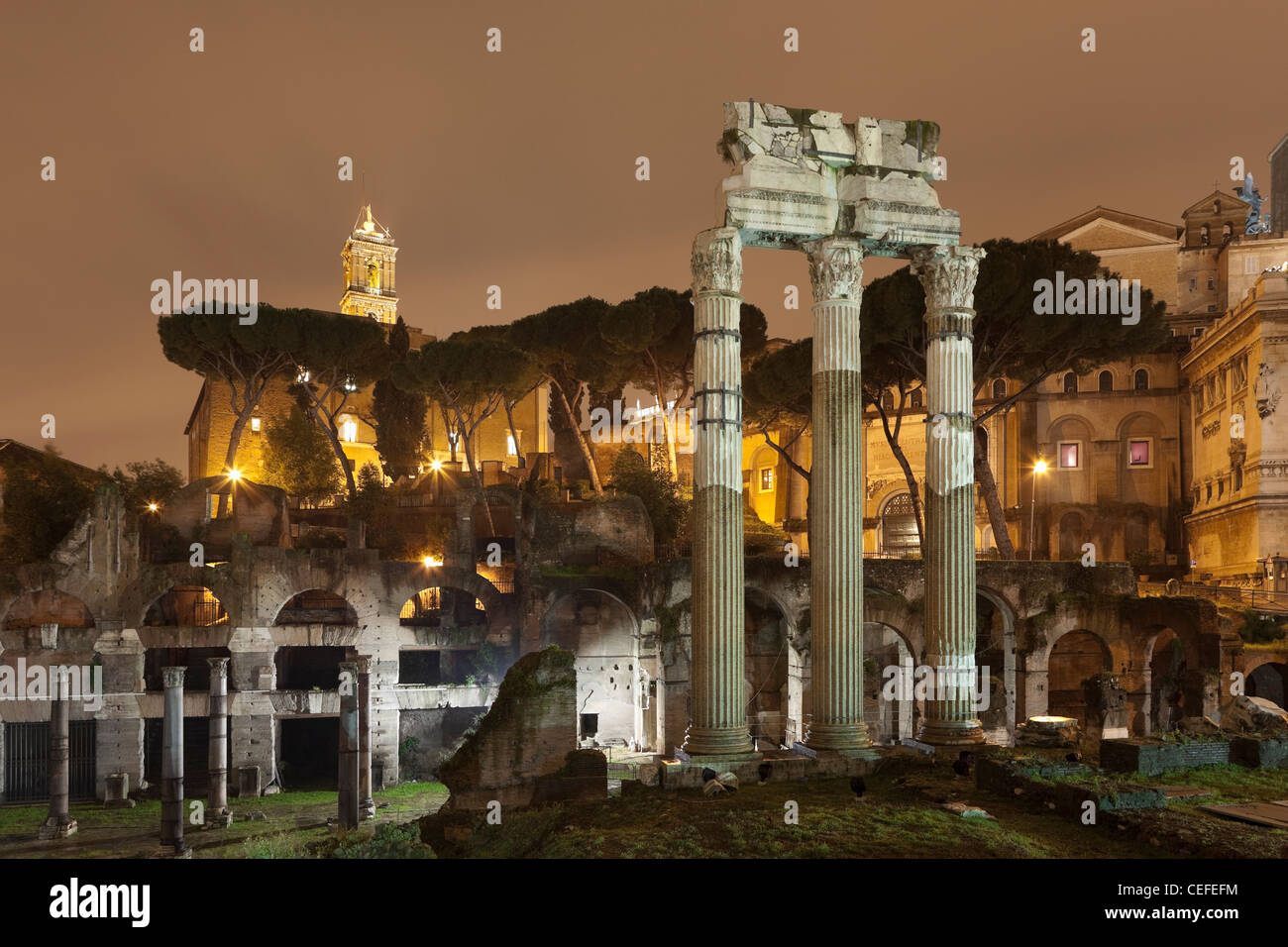 Roman lens hi-res stock photography and images - Alamy