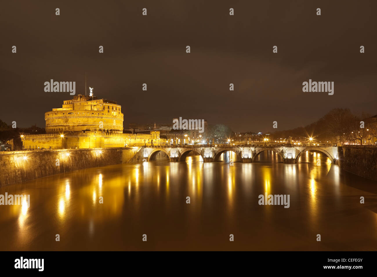 Waterfront water front bridge heritage hi-res stock photography and ...
