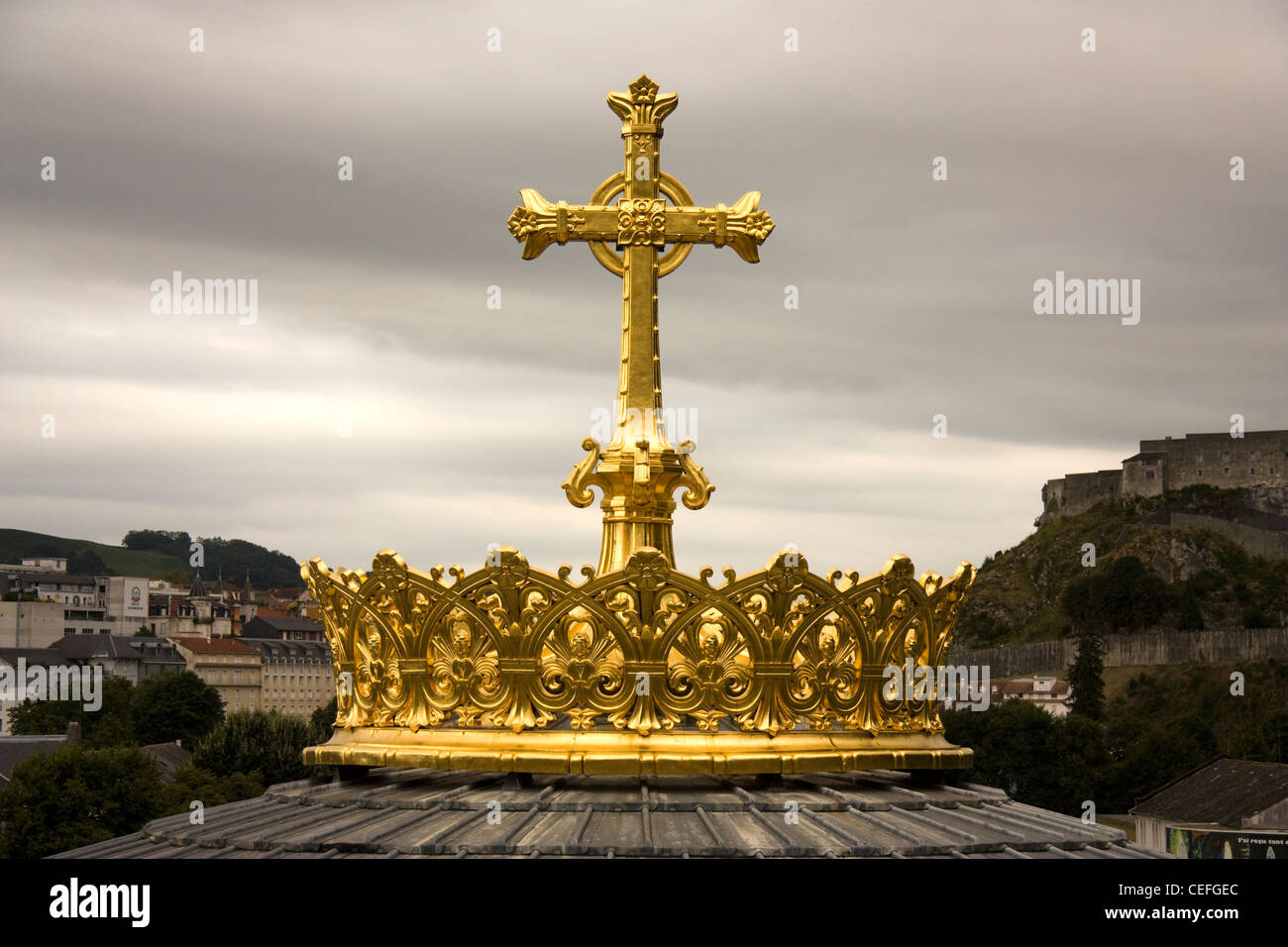 Catholic cross hi-res stock photography and images - Alamy