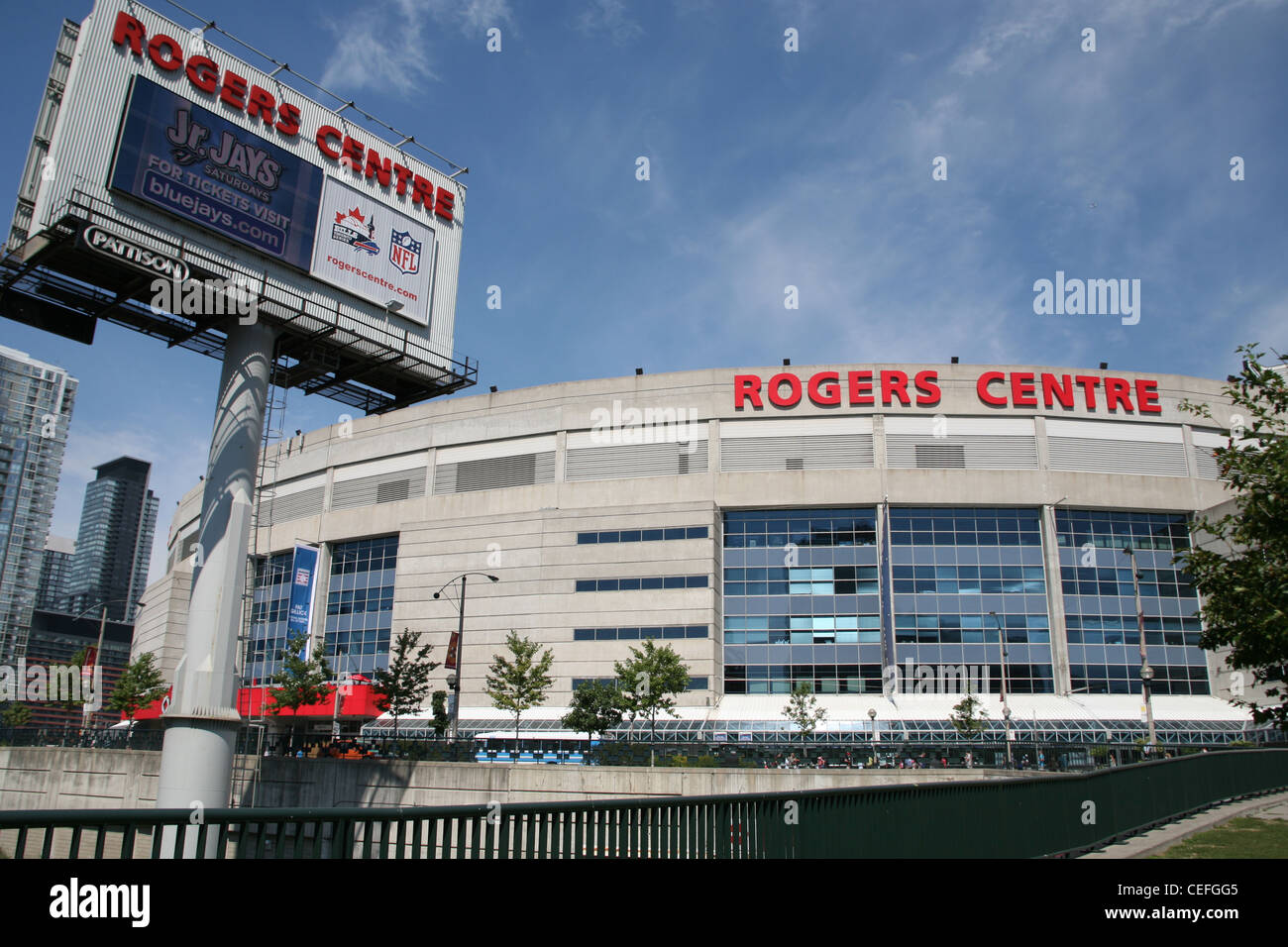 Rogers centre hi-res stock photography and images - Alamy