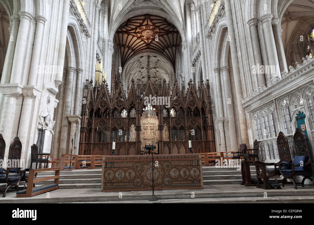 Nave winchester cathedral hi-res stock photography and images - Alamy