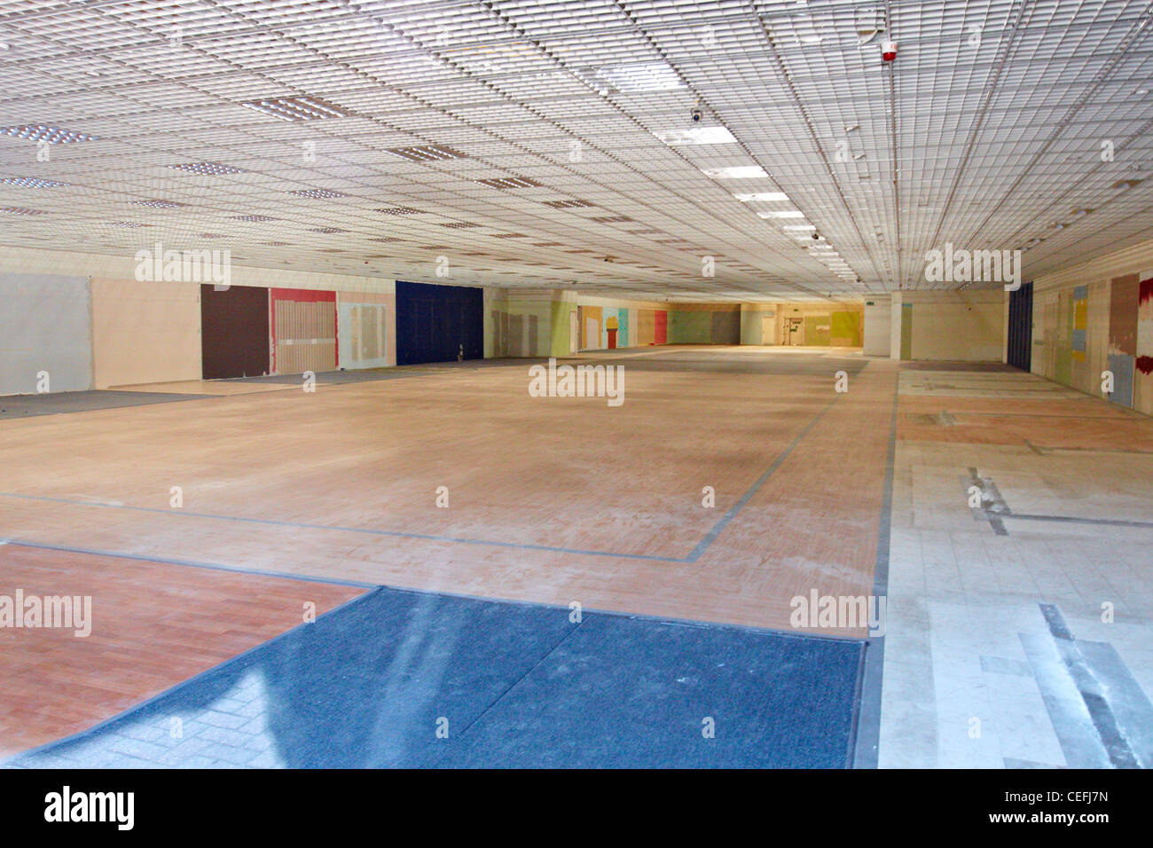 Empty out of town retail unit Stock Photo - Alamy Empty out of town retail unit Stock Photo - Alamy
