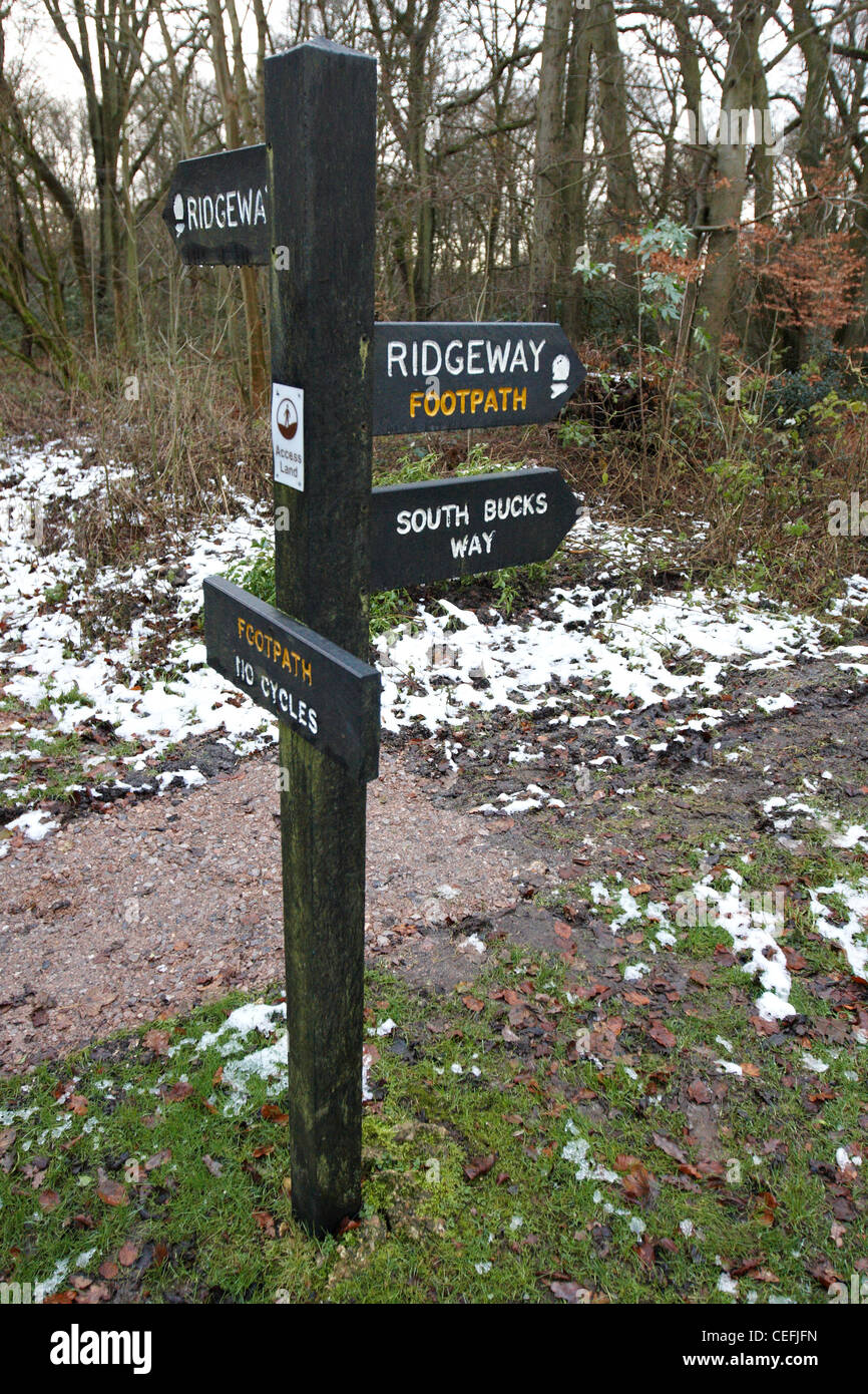 Ridgeway footpath signpost Stock Photo - Alamy