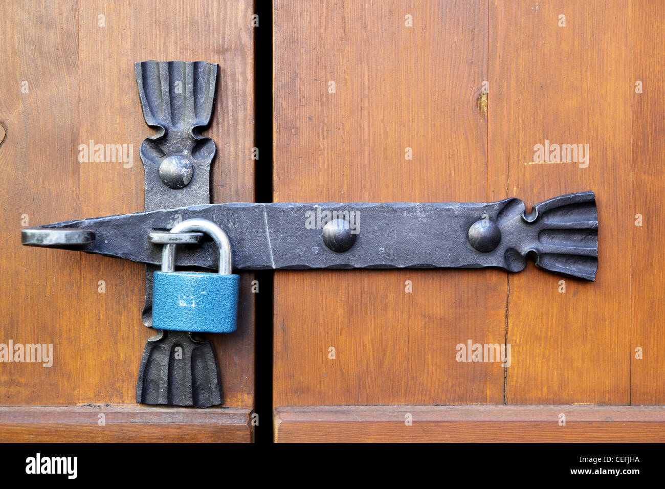 Heavy padlock hi-res stock photography and images - Alamy
