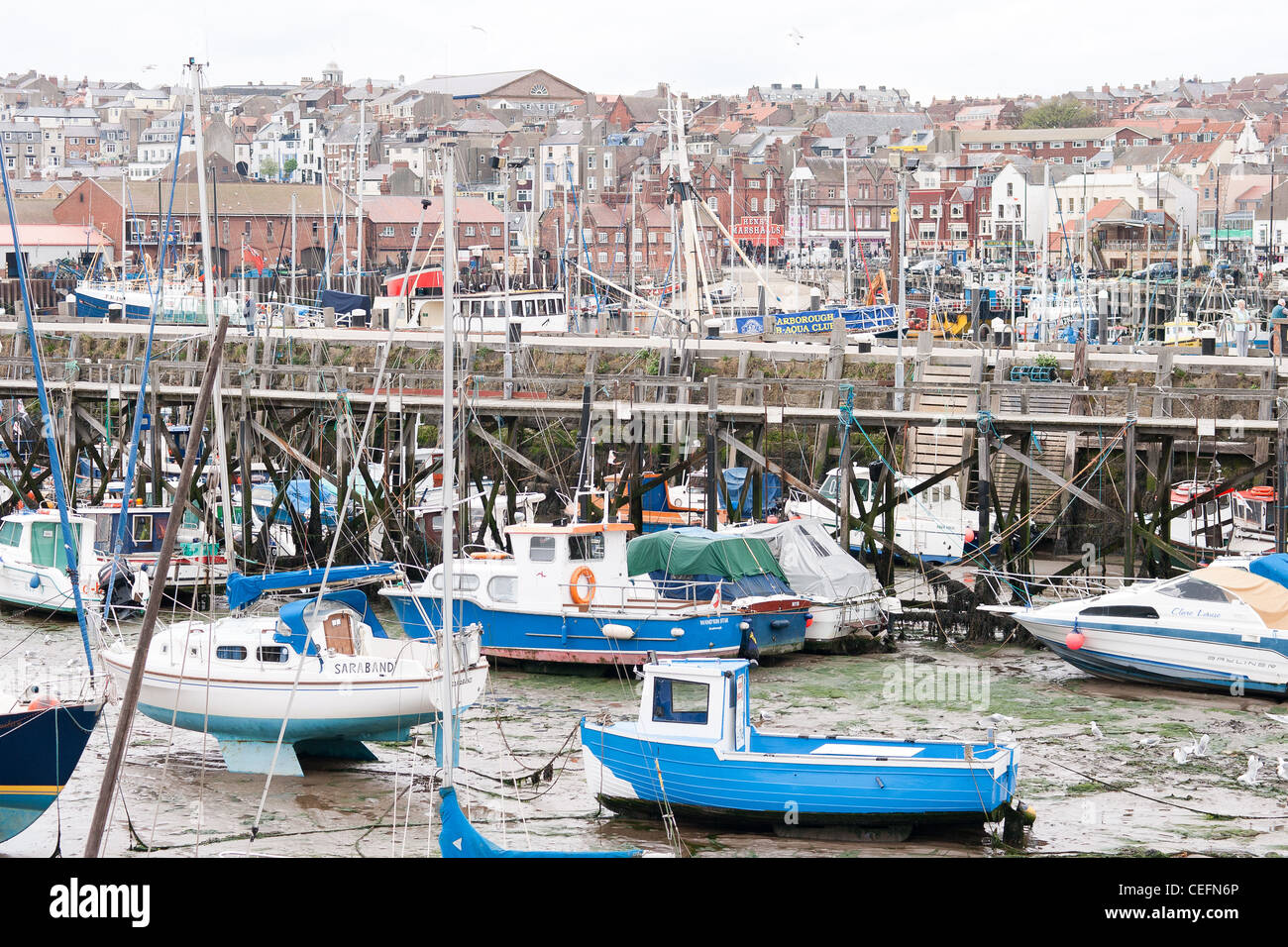 Scarborough Harbour Low Tide England High Resolution Stock Photography ...