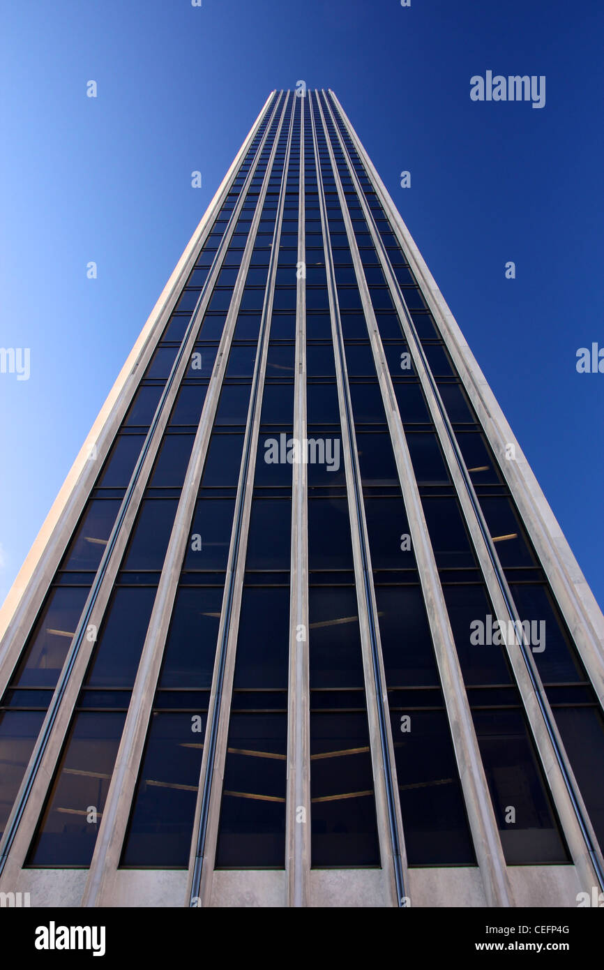 Generic skyscraper tall building hi-res stock photography and images ...