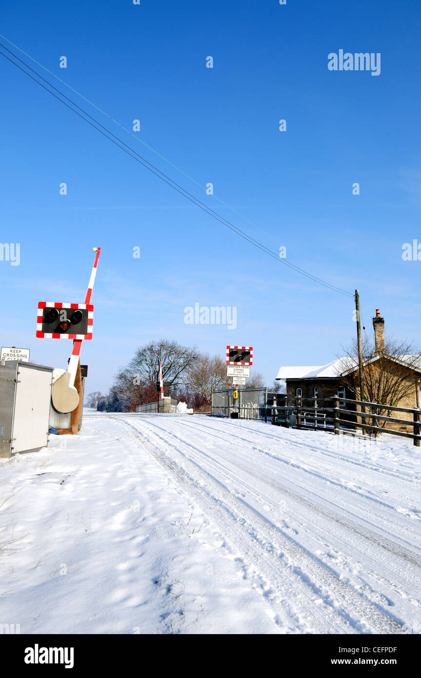 Open level crossing gates hi-res stock photography and images - Alamy