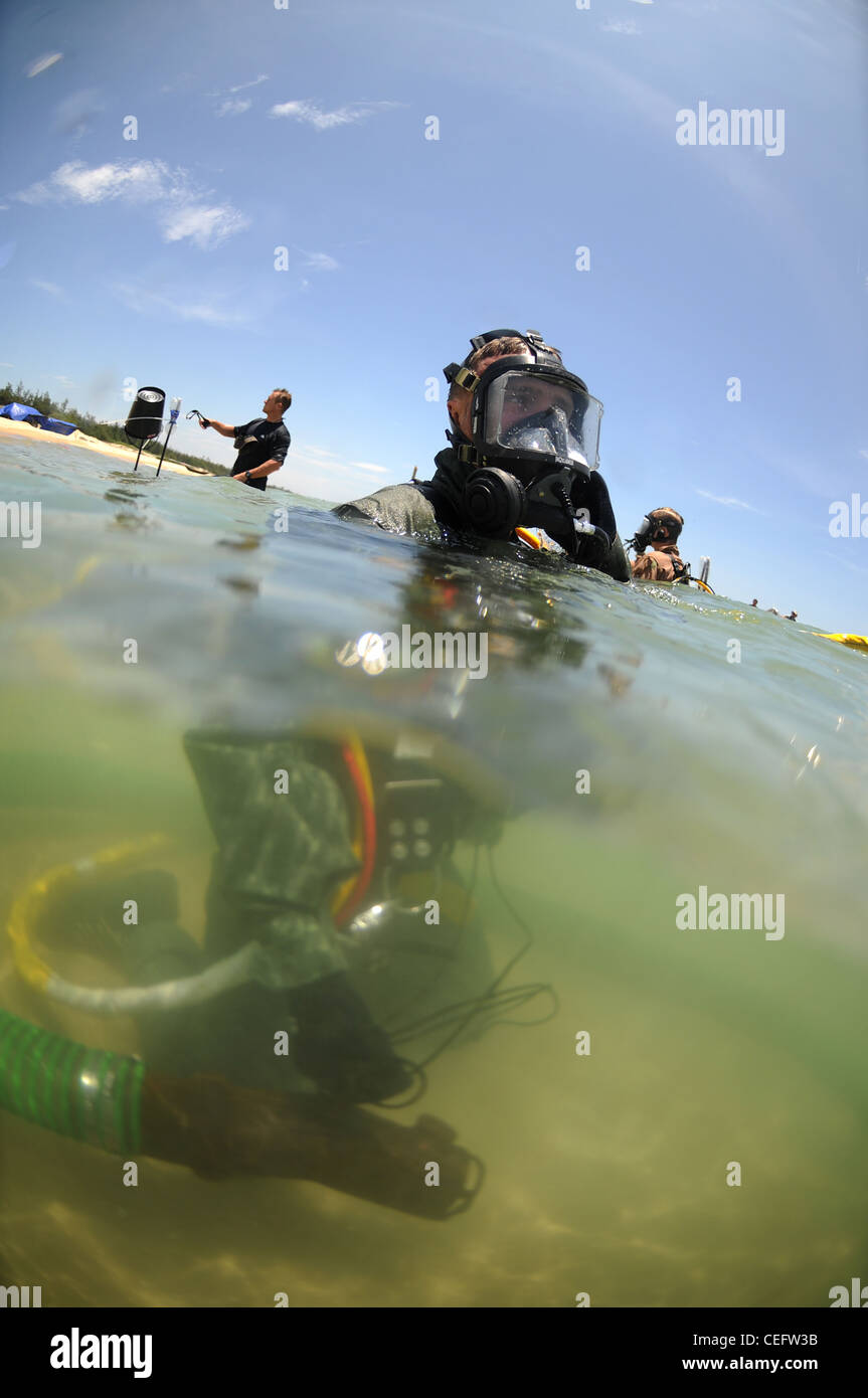 Navy diver 2nd class joshua westman hi-res stock photography and images ...