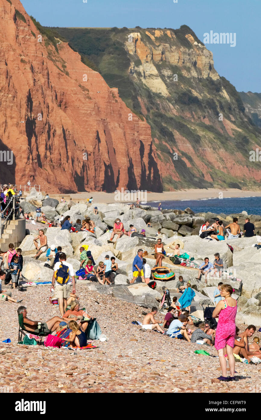 Busy british beach hi-res stock photography and images - Alamy