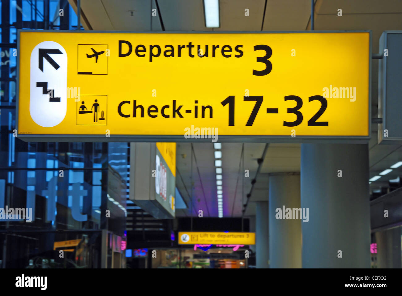 Plane departure sign hi-res stock photography and images - Alamy