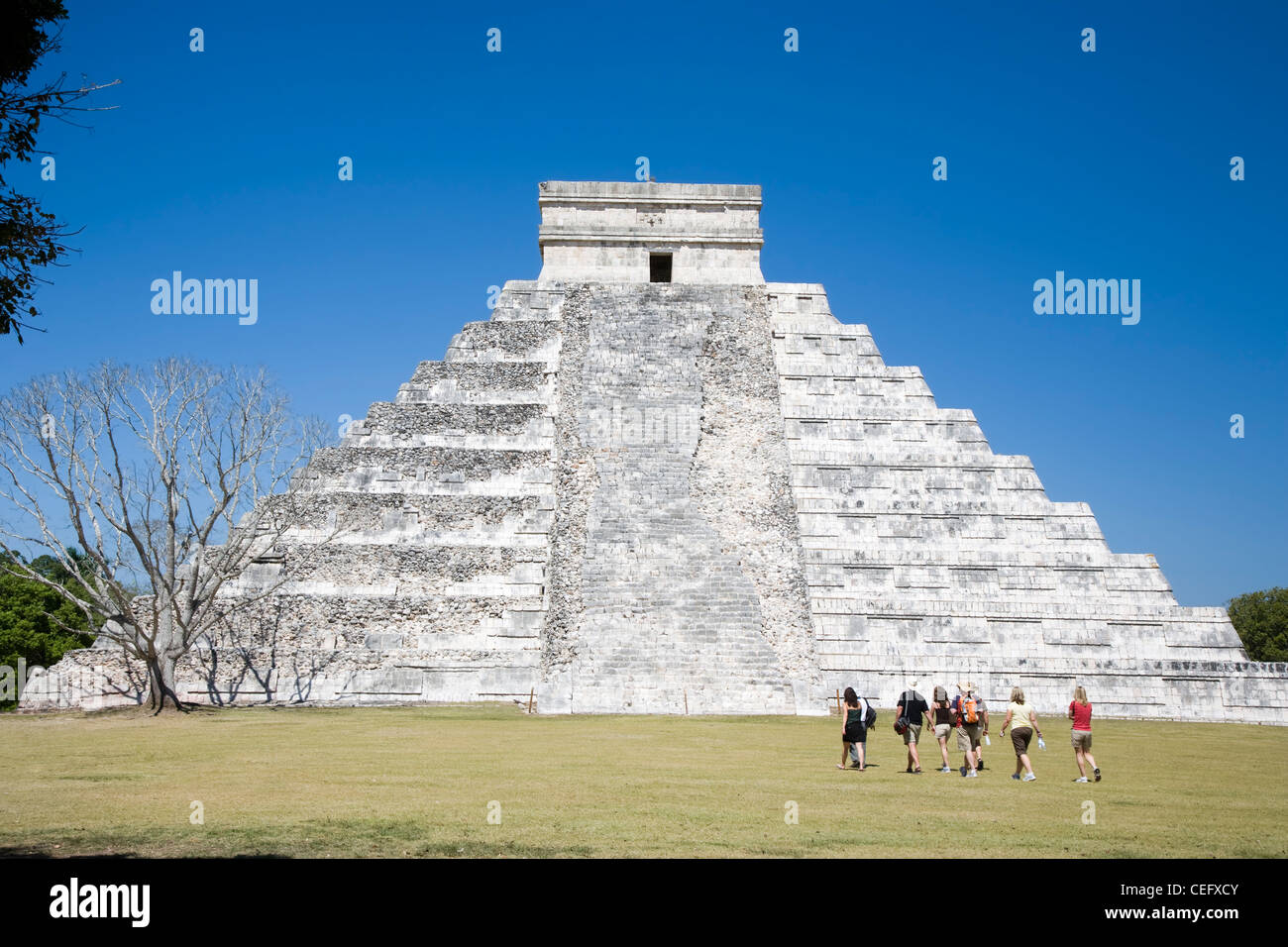 The Pyramid of Kukulkan, Chichen Itza, Yucatan. Mexico Stock Photo - Alamy