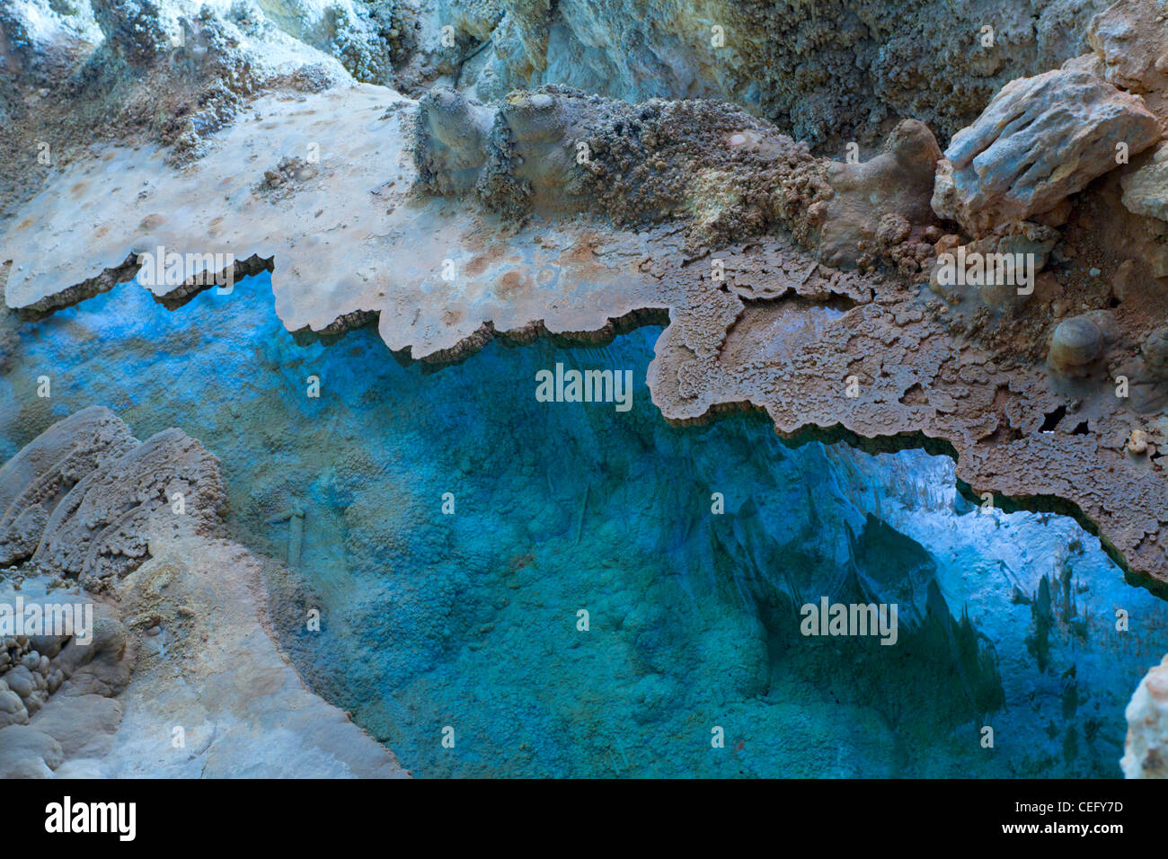 Carlsbad cavern cave pool hi-res stock photography and images - Alamy