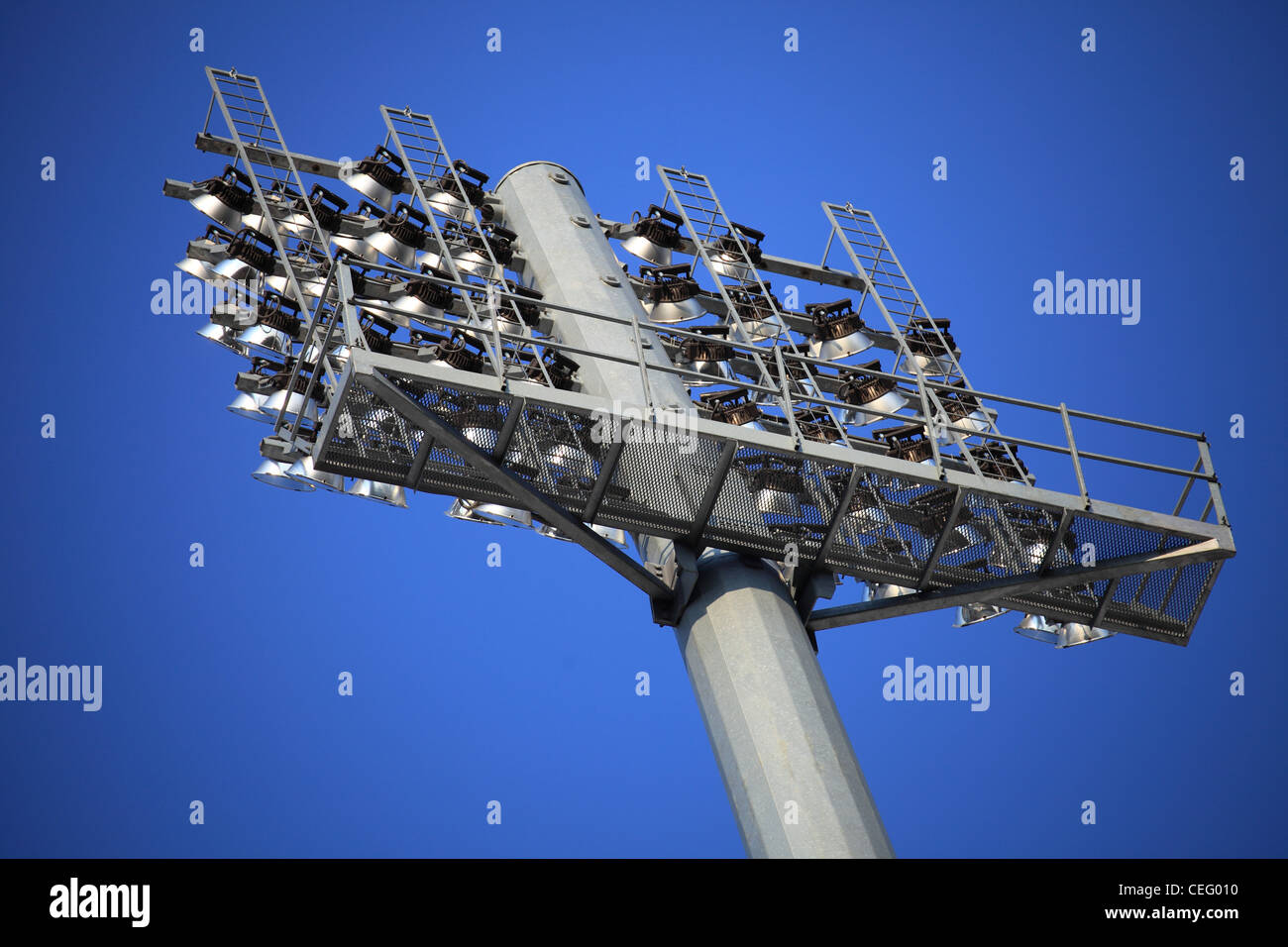 Stadium lights illuminate hi-res stock photography and images - Alamy