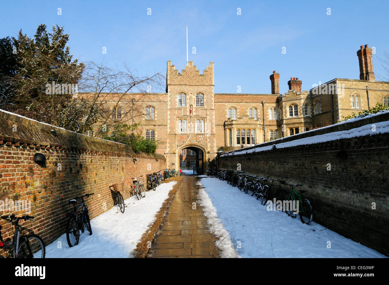 Jesus college cambridge entrance hi-res stock photography and images ...