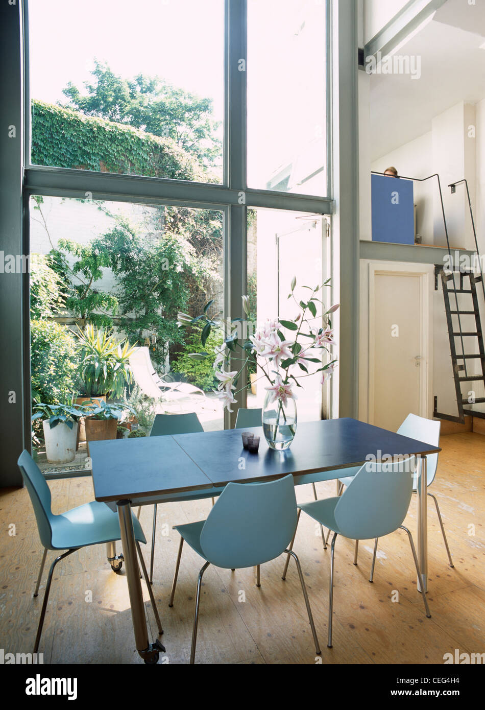 Double height windows hi-res stock photography and images - Alamy