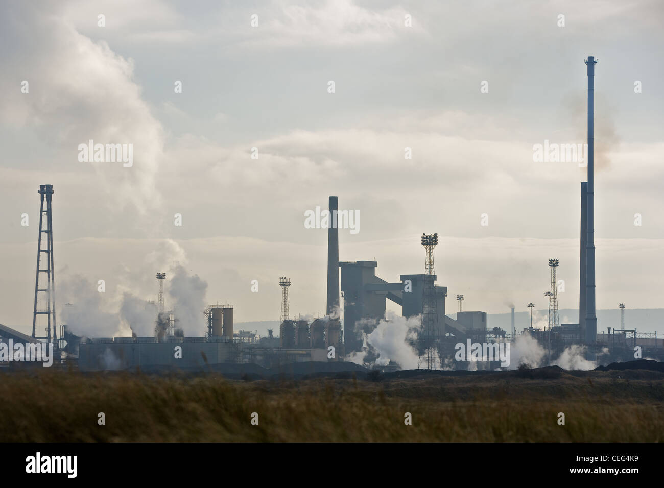 Emissions from oil refinery High Resolution Stock Photography and ...