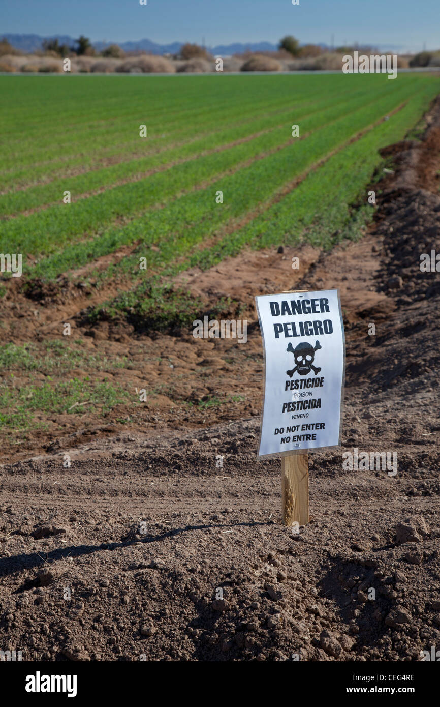 Poison warning sign hi-res stock photography and images - Alamy