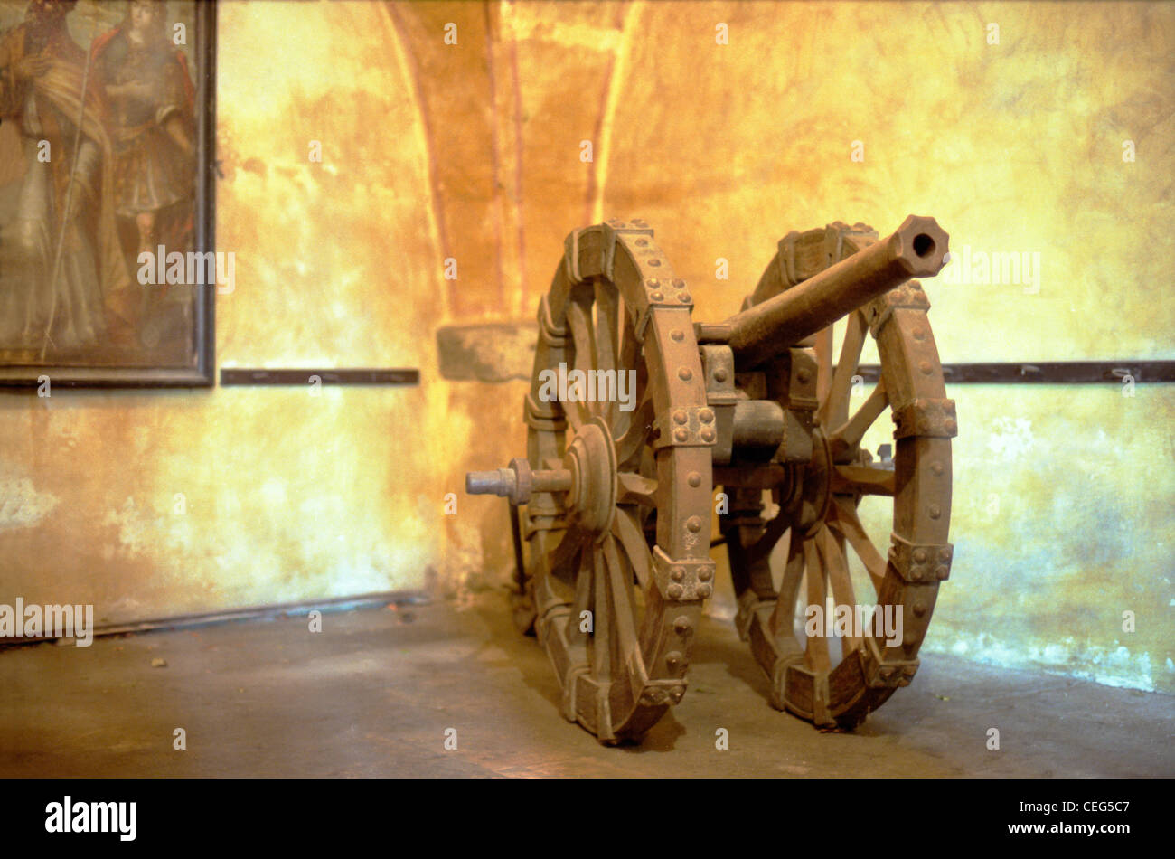 Ancient medieval cannon at tower hi-res stock photography and images ...