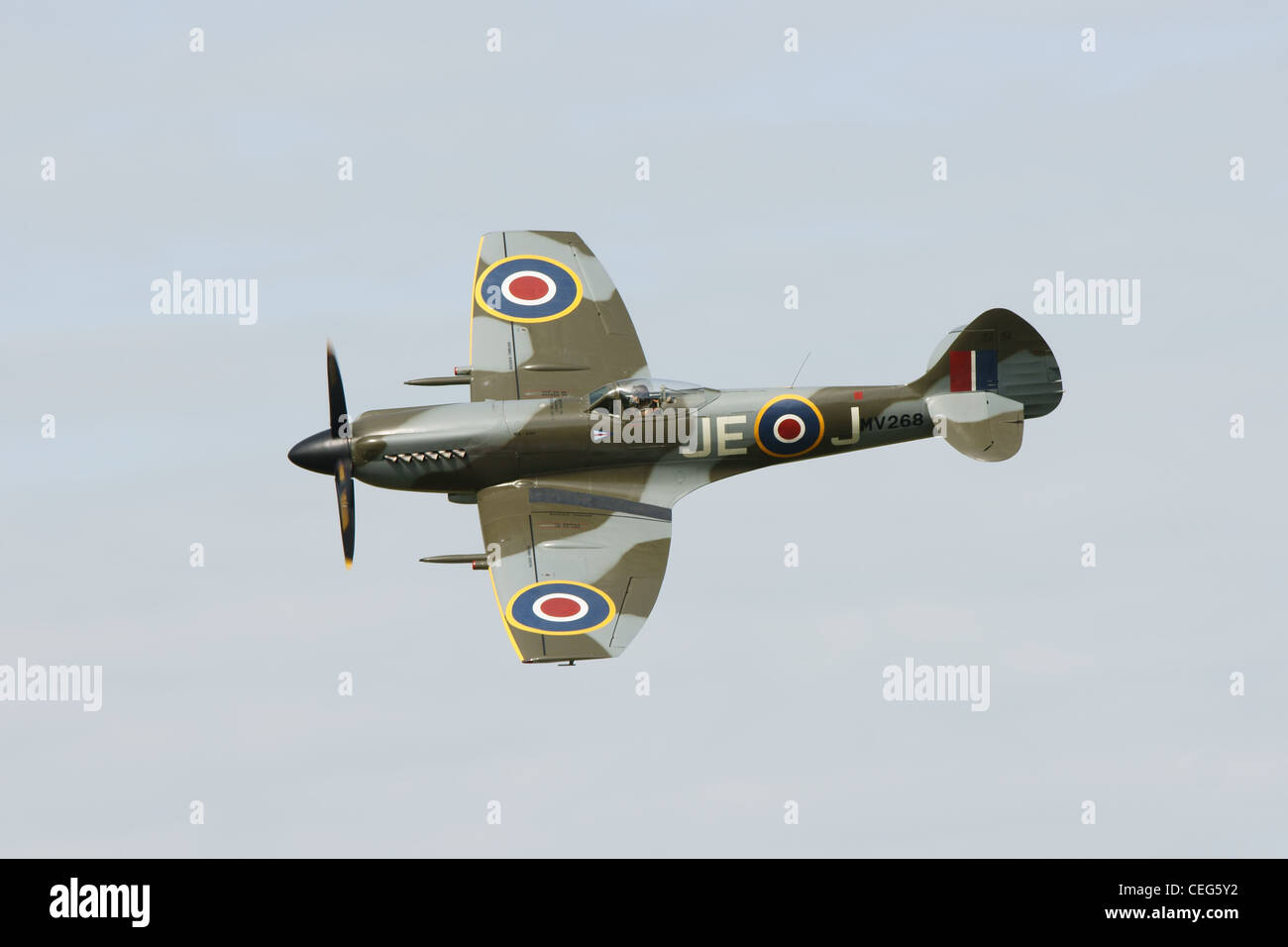 Spitfire in flight hi-res stock photography and images - Alamy