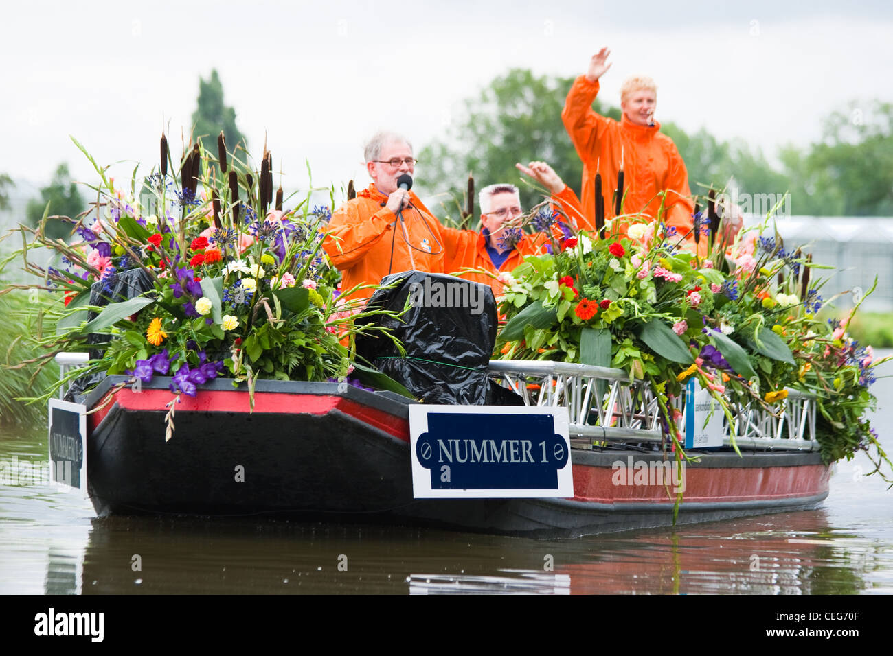 Fabulous decorated boats in the spectacular annual Westland Floating ...