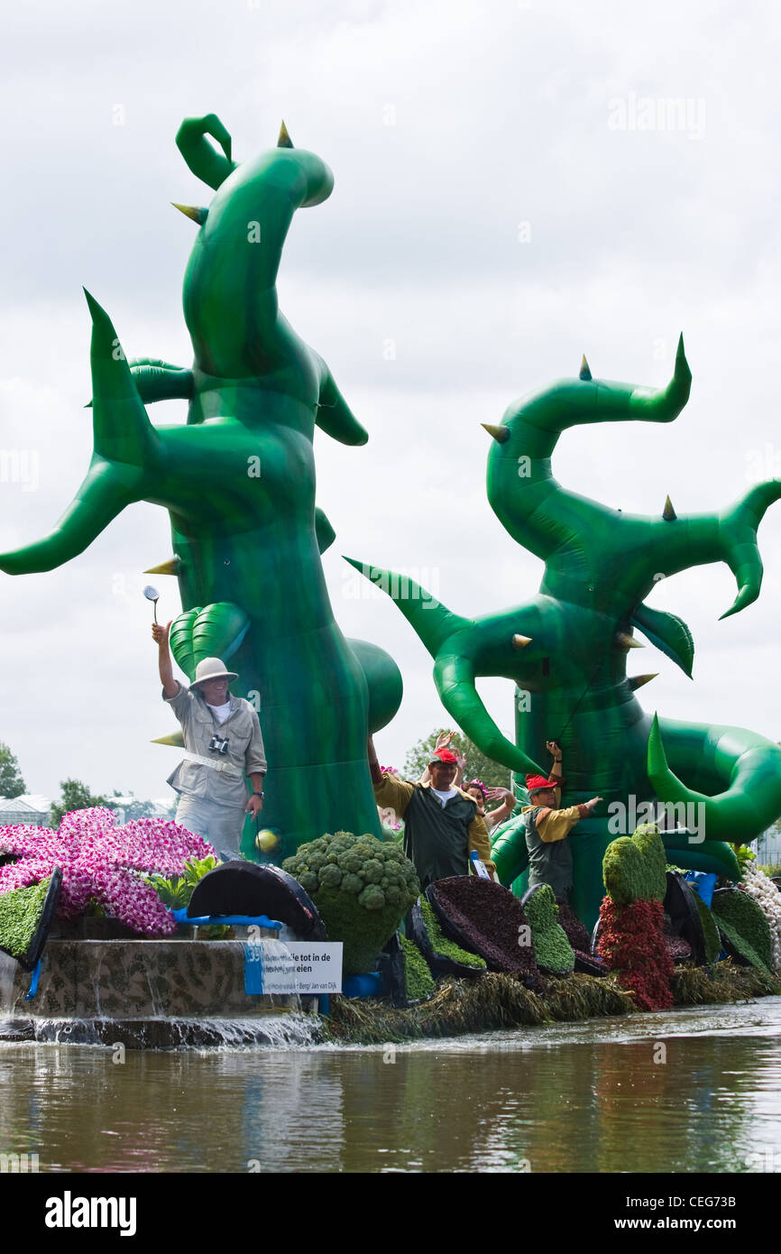 Fabulous decorated boats in the spectacular annual Westland Floating ...