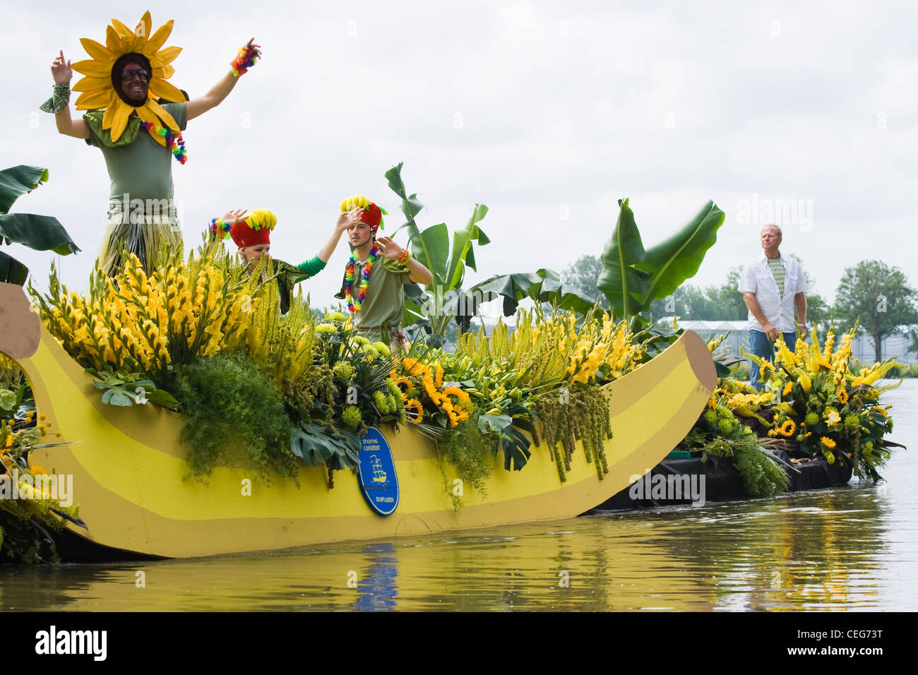 Fabulous decorated boats in the spectacular annual Westland Floating ...