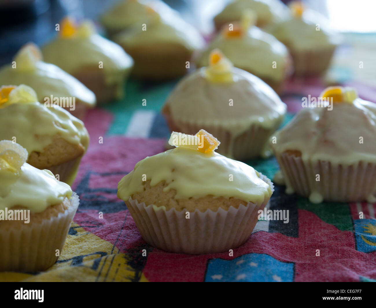 Freshly home made lemon and orange cup cakes Stock Photo - Alamy
