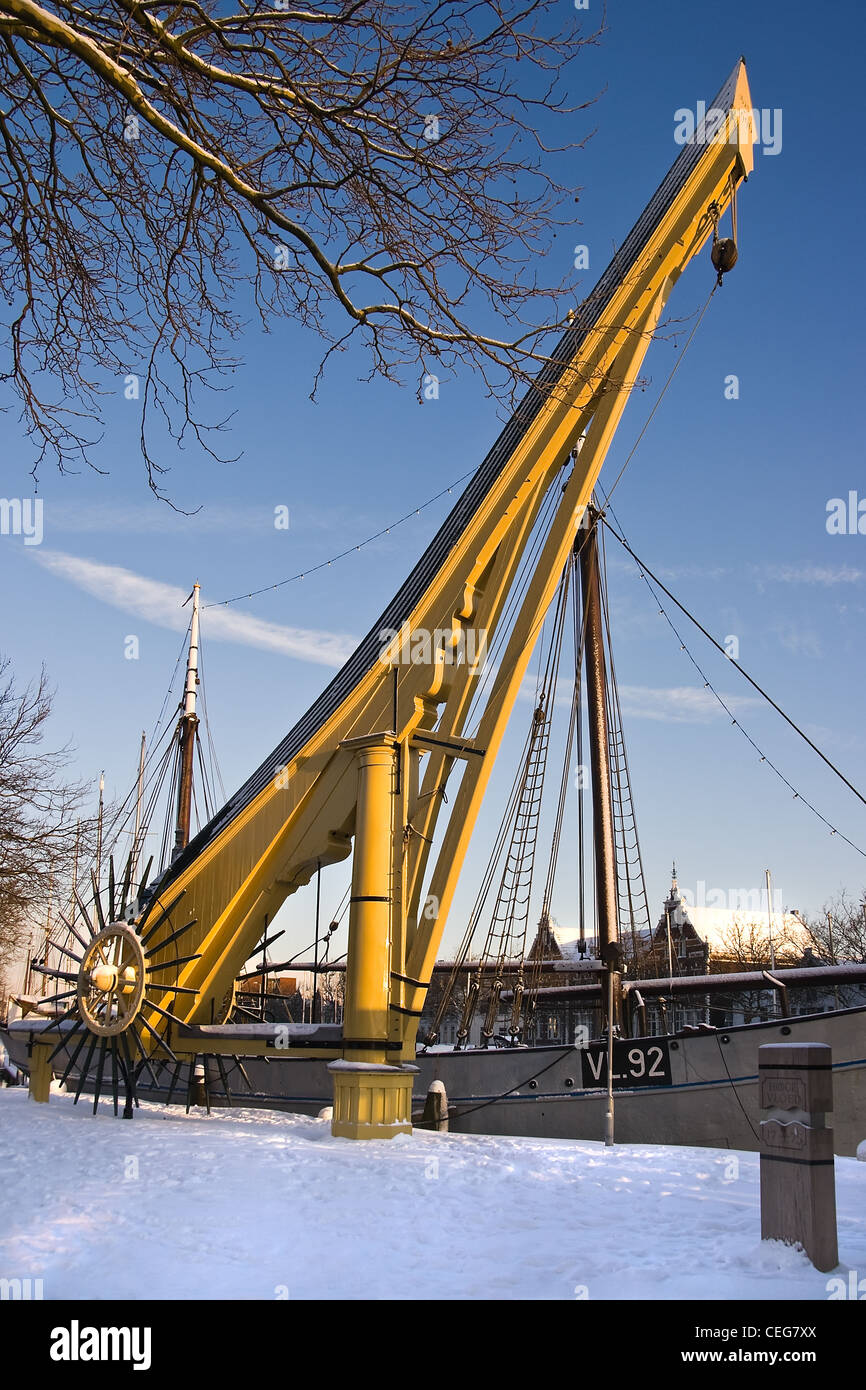Crane ships boats boat High Resolution Stock Photography and Images - Alamy