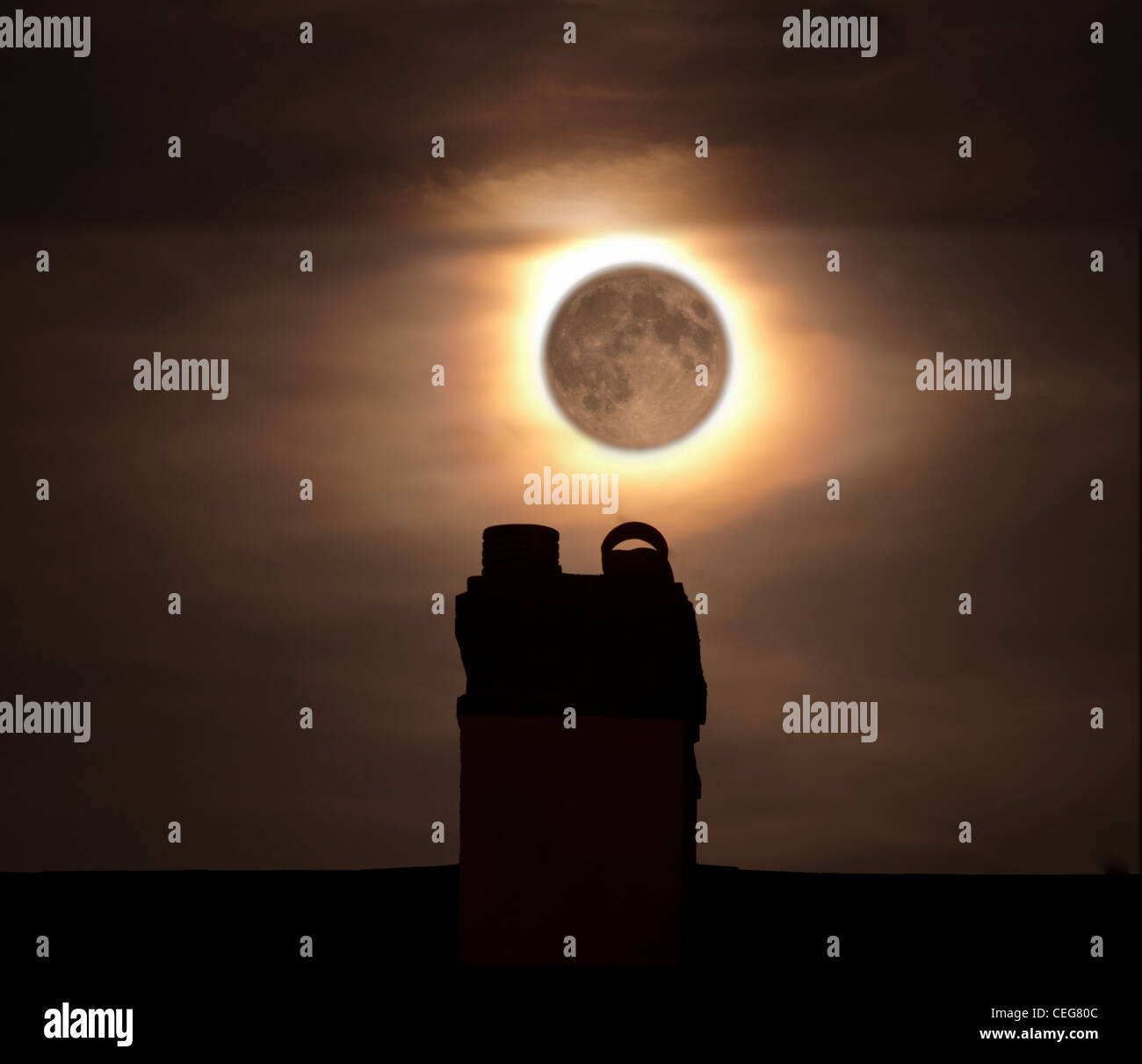 Moon behind clouds at night hi-res stock photography and images - Alamy